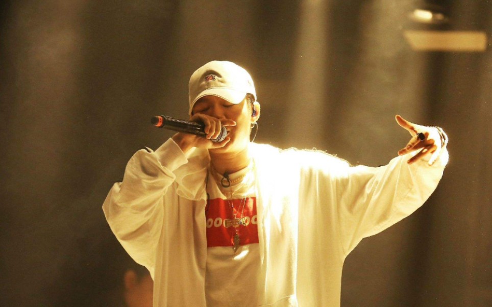 pgone现场演绎《how you like me now》，跳了半首，唱了半首_哔哩哔哩 (゜-゜)つロ 干杯~-bilibili