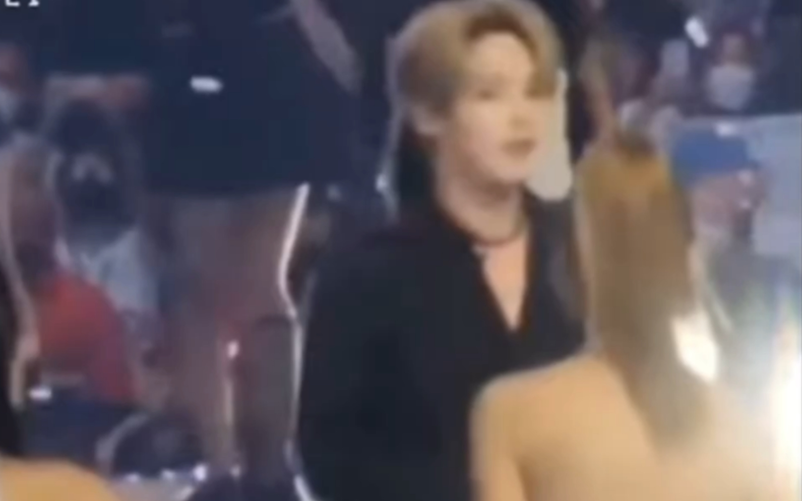 一些JYP家族爱兄妹向！！｜Lee know and Yuna real moments_哔哩哔哩_bilibili