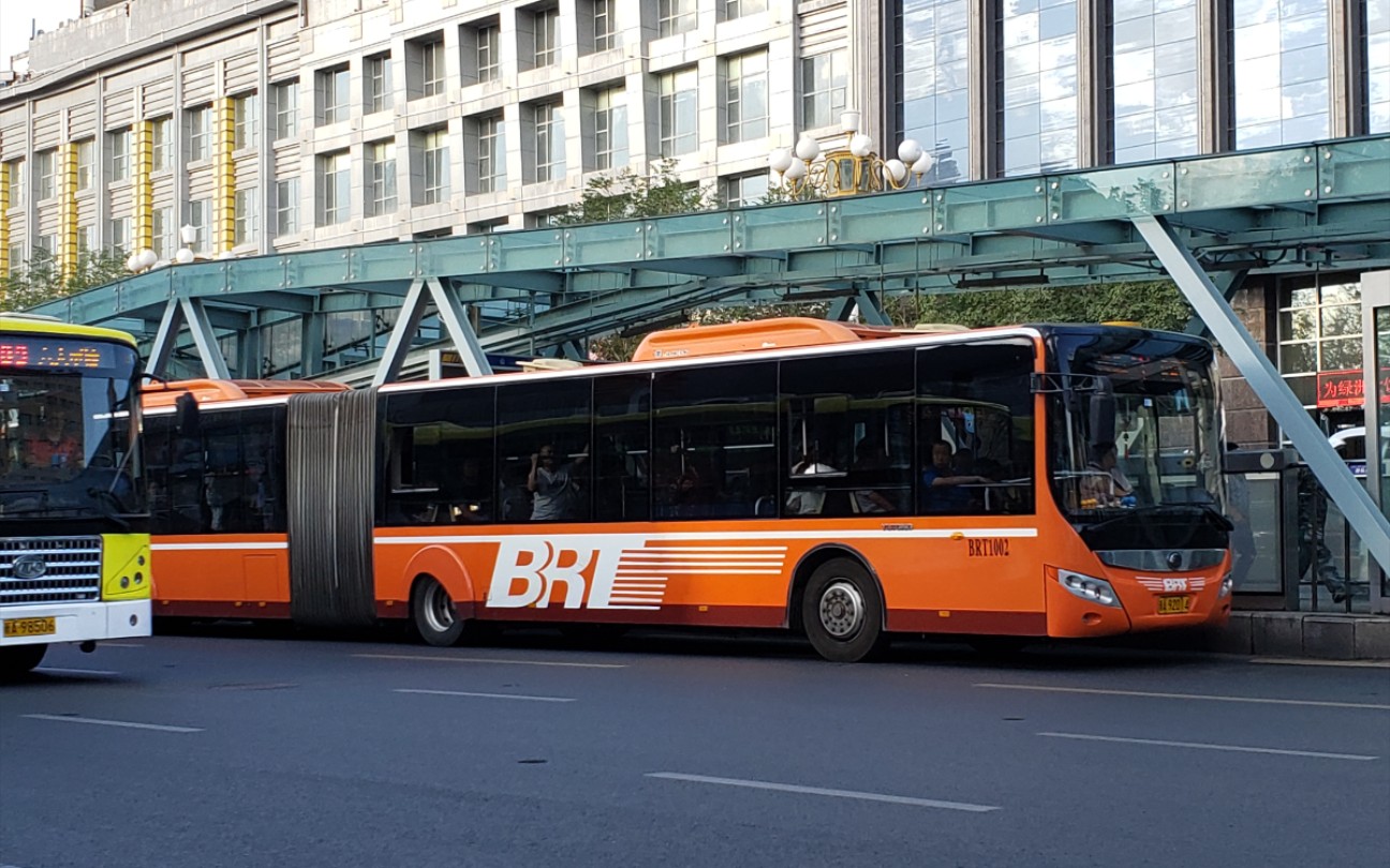 【巨幅抖动】乌鲁木齐BRT1原速前方展望pov（机械厂→火车南站）_哔哩哔哩_bilibili