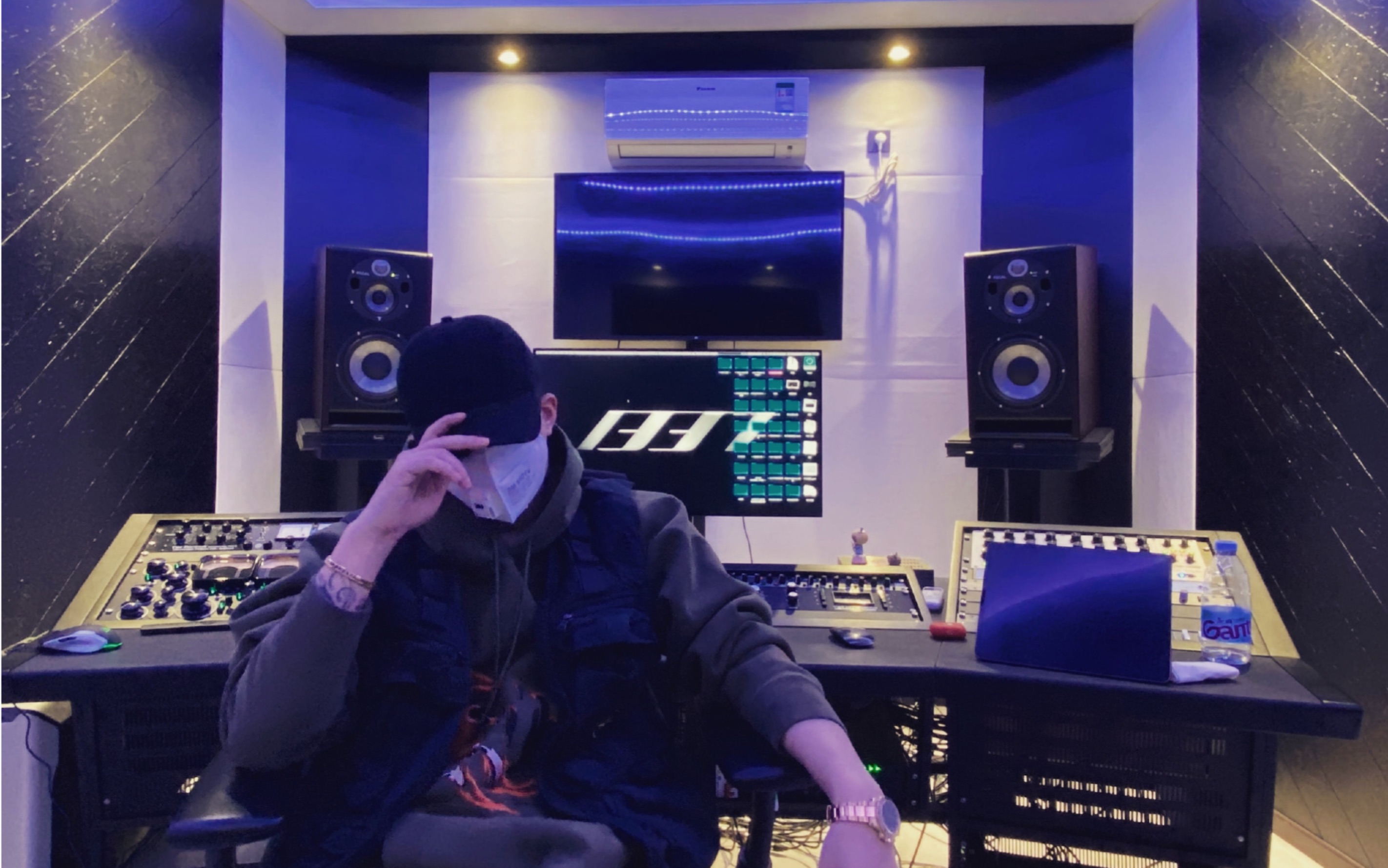 Pgone王唯楚开火疑似diss大傻，新歌《problem》-小豪要努力-小豪要努力-哔哩哔哩视频