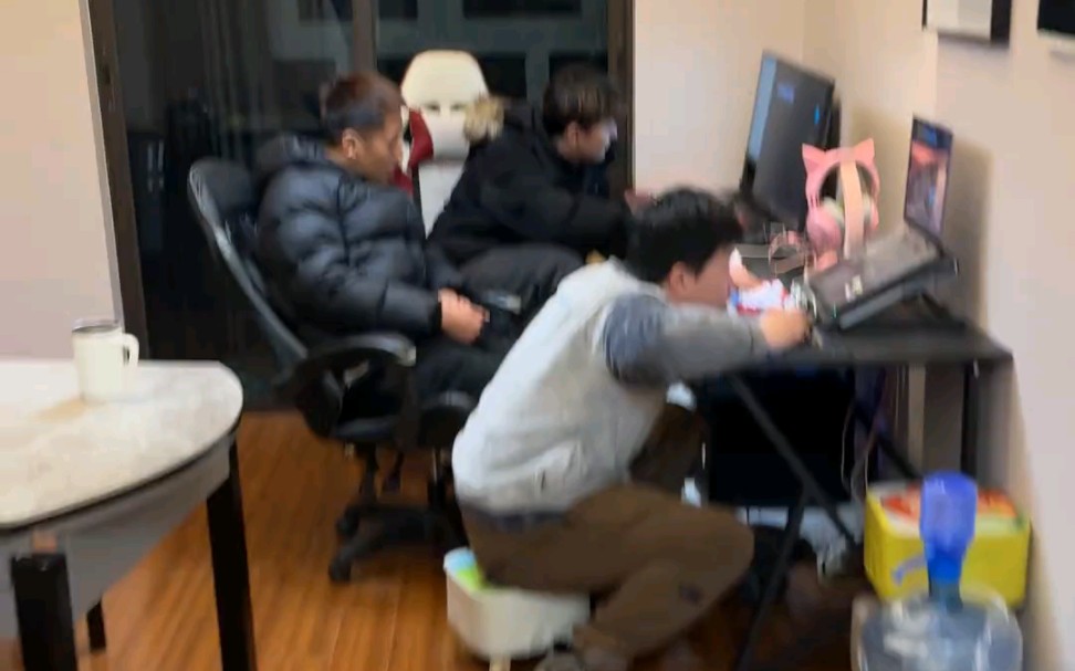 你身边有没有这样的朋友 潘鱼晏 宿舍版 潘鱼晏 宿舍版 哔哩哔哩视频