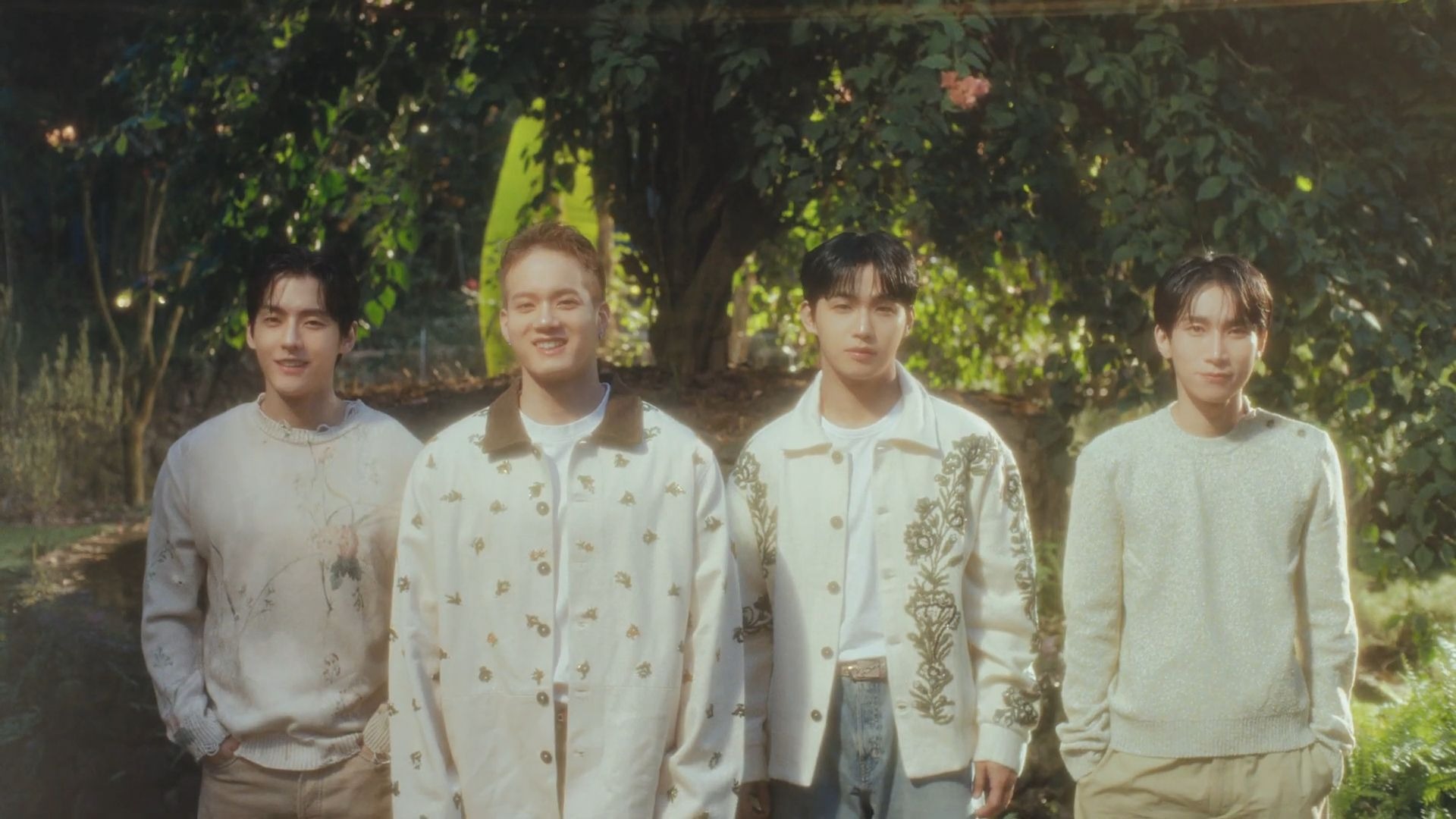 FIFTY FIFTY新歌《SOS》MV中字！-啾啾叭唧-MV我喜欢的歌-哔哩哔哩视频