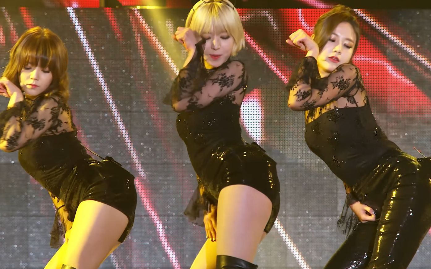 【4K】AOA/‘短裙+短发+猫步轻俏’三部曲/现场，收藏级画质_哔哩哔哩_bilibili