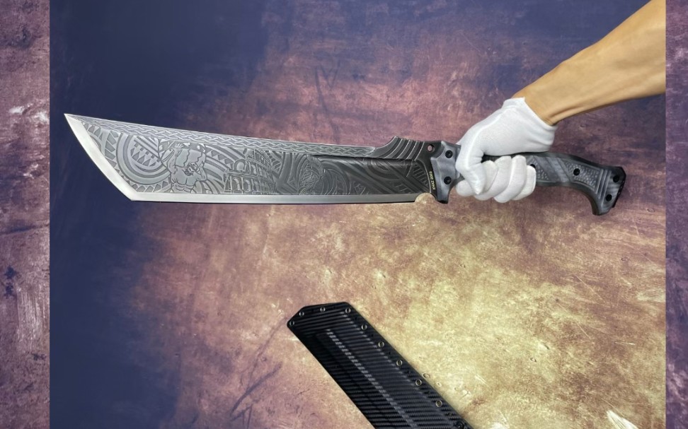 美国联合推出的新款战术偃月刃Tempered 2Cr13 stainless steel硬质黑色氧化饰面。手柄采用30%玻璃纤维和增强尼龙材料制成韧性强度俱佳