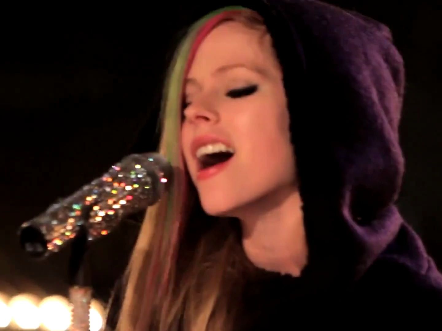 「4KHires」赛博朋克:边缘行者ED-Let You Down-小熊熊好啊-音乐-哔哩哔哩视频