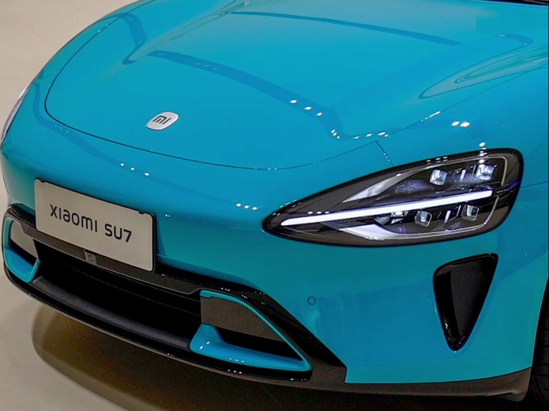 小米SU7已锁单4万台，锁单率35%-40%，其中性价比和订单高的就是这款SU7 max版！那么究竟能不能称得上年轻人的第一台跑车呢？带你沉浸式体验！-bilibili(B站)无水印视频解析 ...