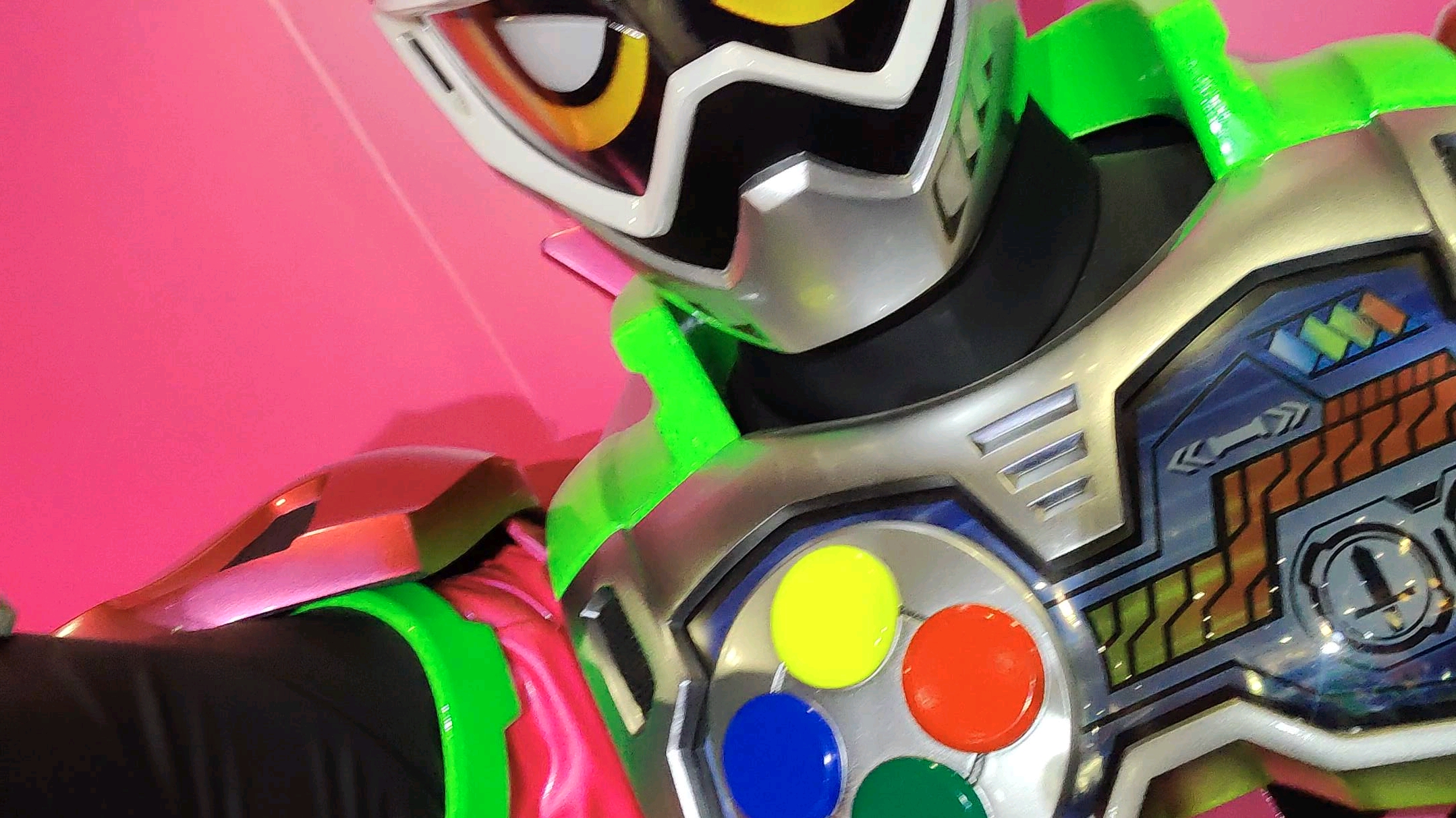 广州假面骑士展exaid皮套_哔哩哔哩_bilibili