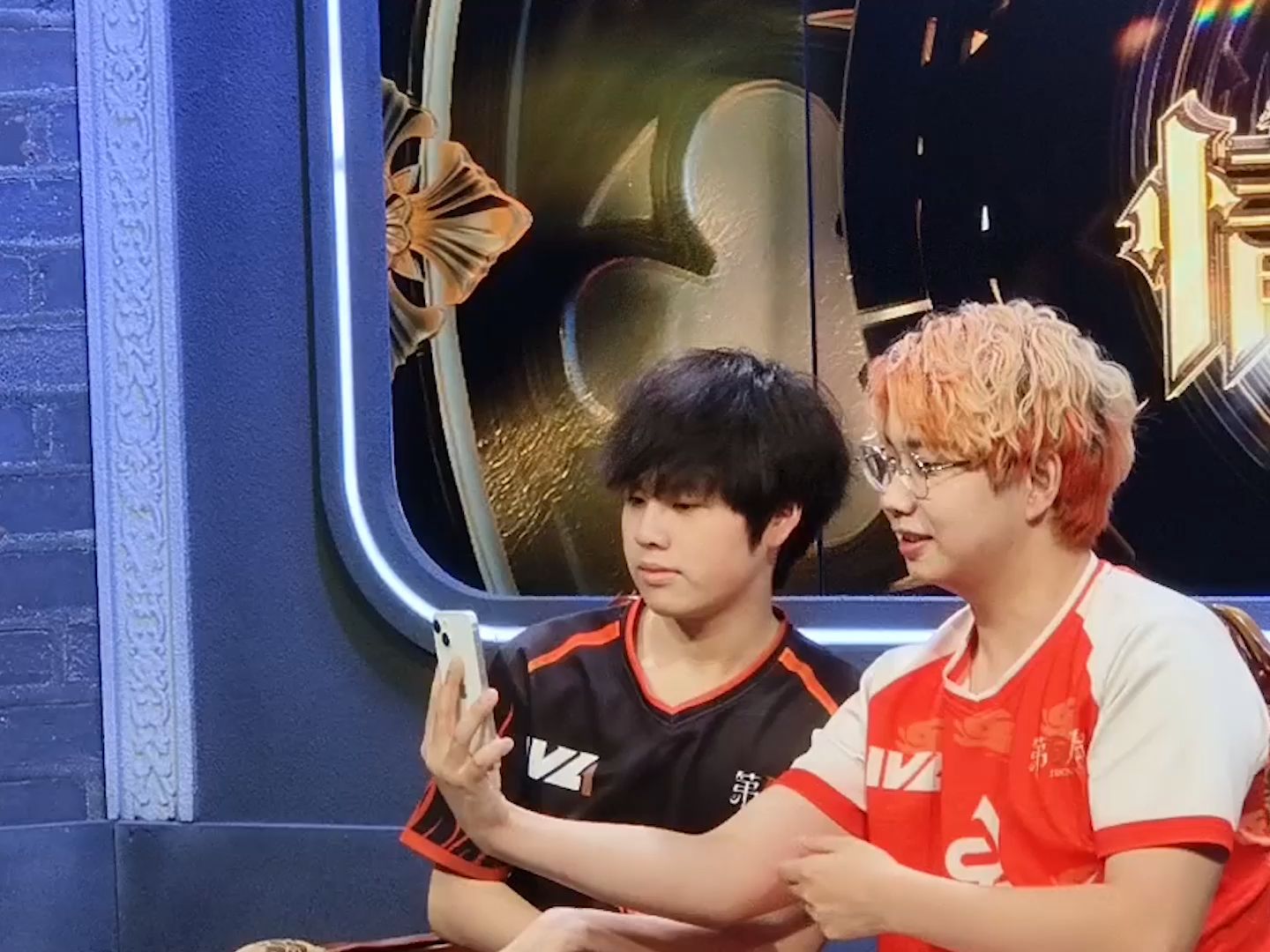 三岁的自拍小花絮-FPX_ZQ电子竞技俱乐部-FPX_ZQ电子竞技俱乐部-哔哩哔哩视频