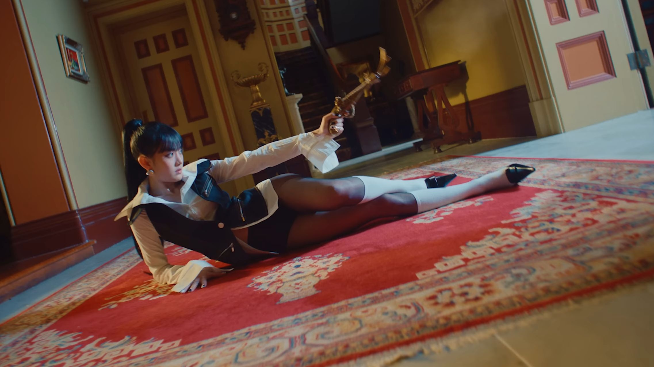 MINNIE Solo出道曲HER MV预告2-pcyxjy-pcyxjy-哔哩哔哩视频