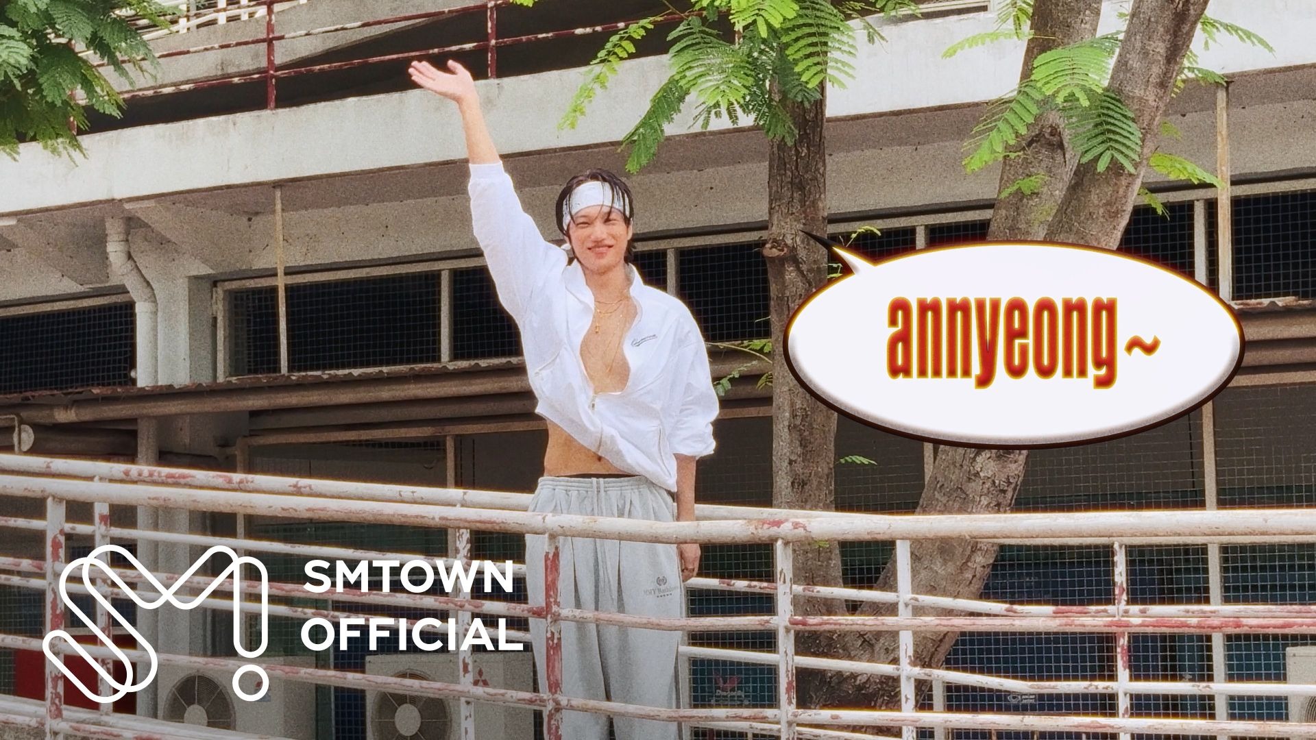 KAI《Walls Don't Talk》MV-暴打芝士焗红薯-听点-哔哩哔哩视频