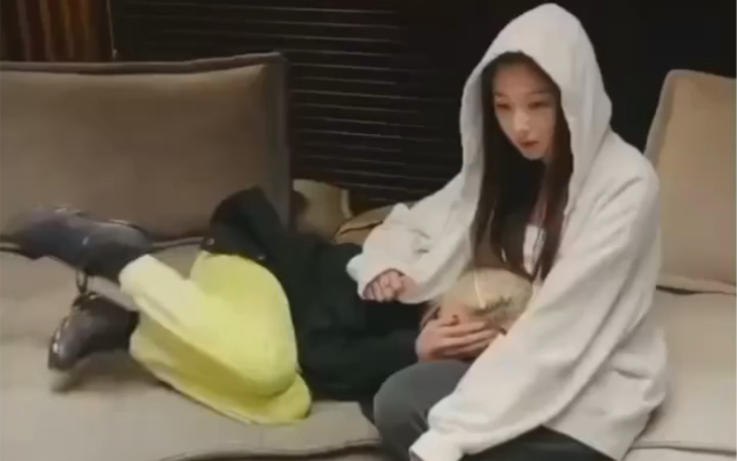 梦幻联动！Giselle和Somi一起跳xoxo！！_哔哩哔哩_bilibili