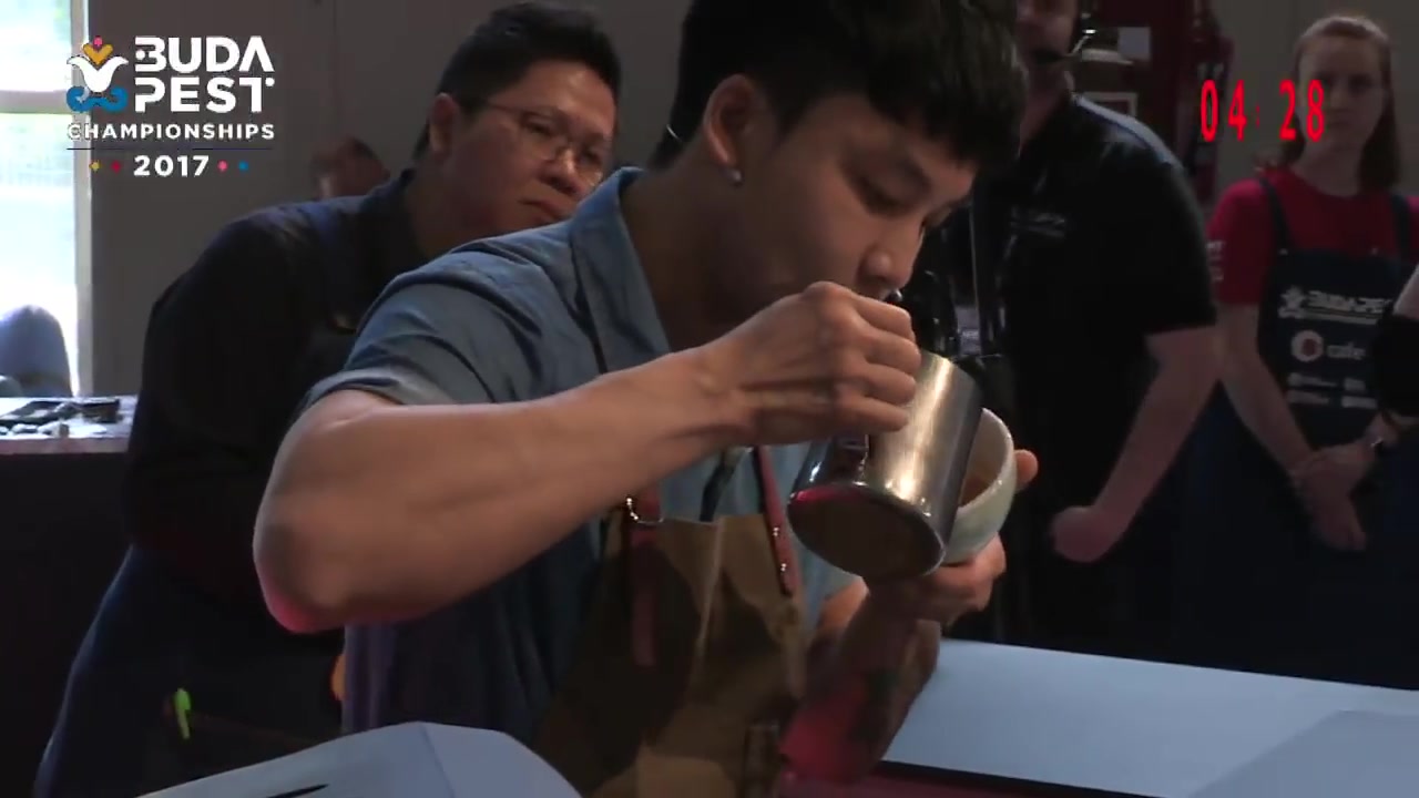 世界咖啡艺术拉花大赛World Latte Art Championship 2017 Budapest Final - Arnon Thitiprasert_哔哩哔哩_bilibili