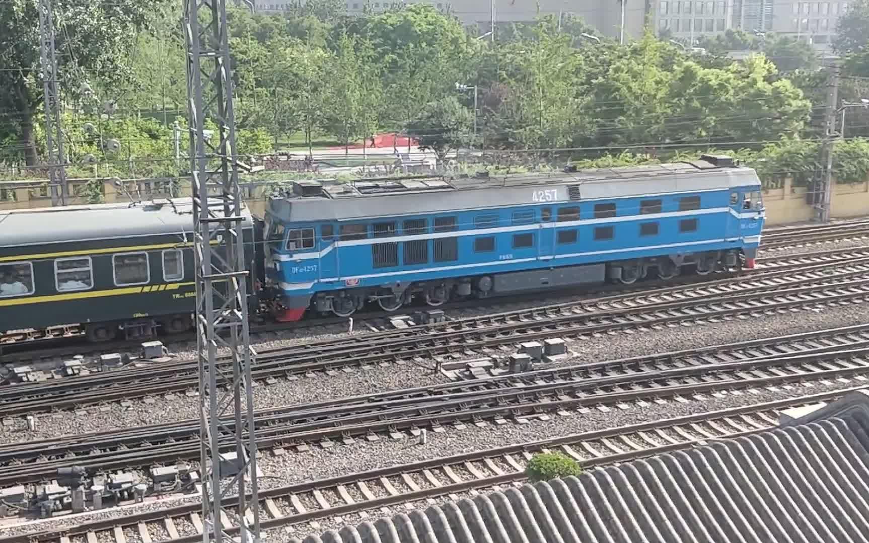 【铁路随拍】20180531 北京站繁忙的一早上 结尾DF11Z(大Z)出没 收录0Z79、Z205等BSP车底 DF11G DF4C DF4D等本务_哔哩哔哩 (゜-゜)つロ 干杯 ...