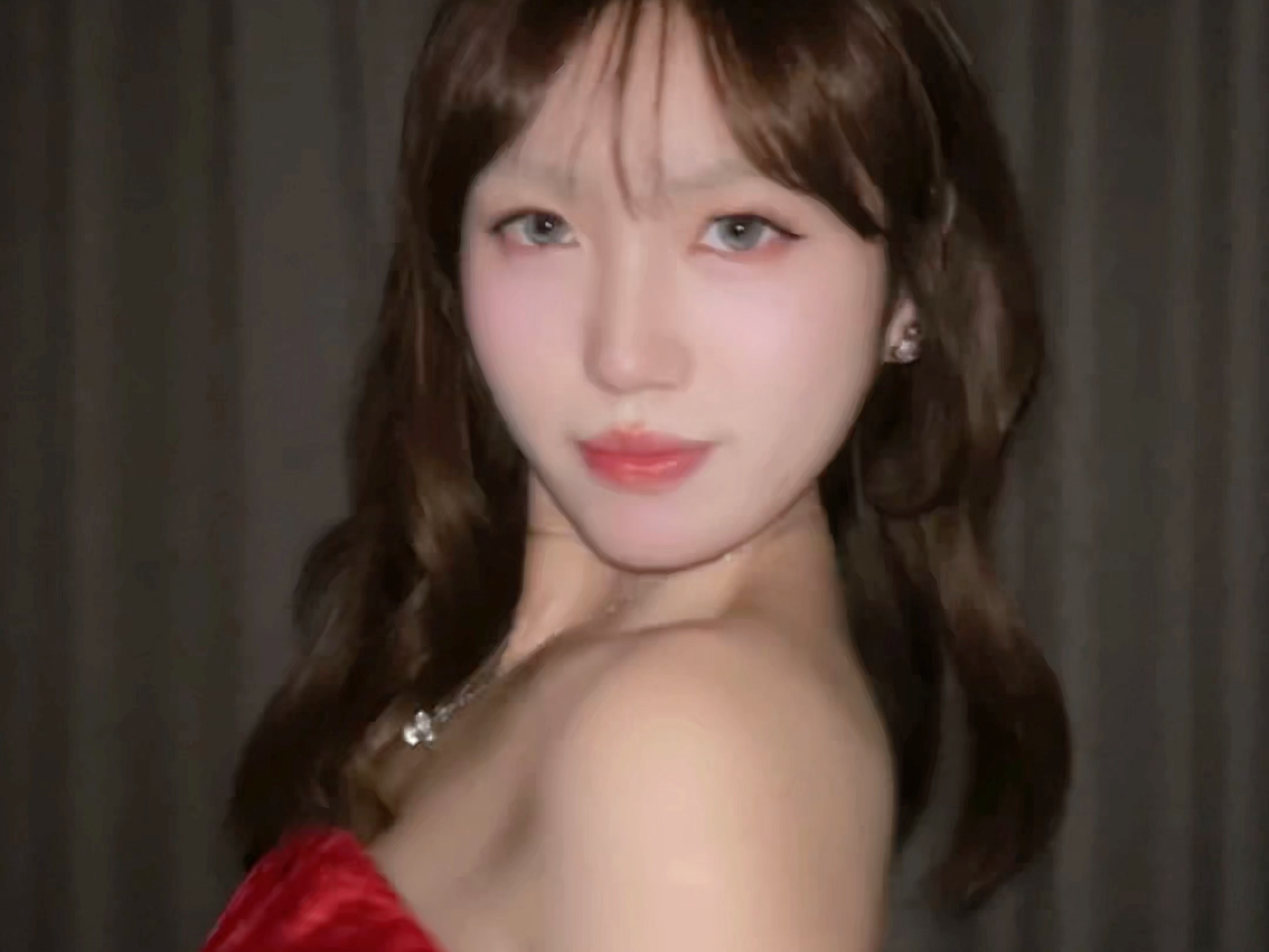 极限二选一！甜妹&御姐？-立盐盐86-立盐盐86-哔哩哔哩视频