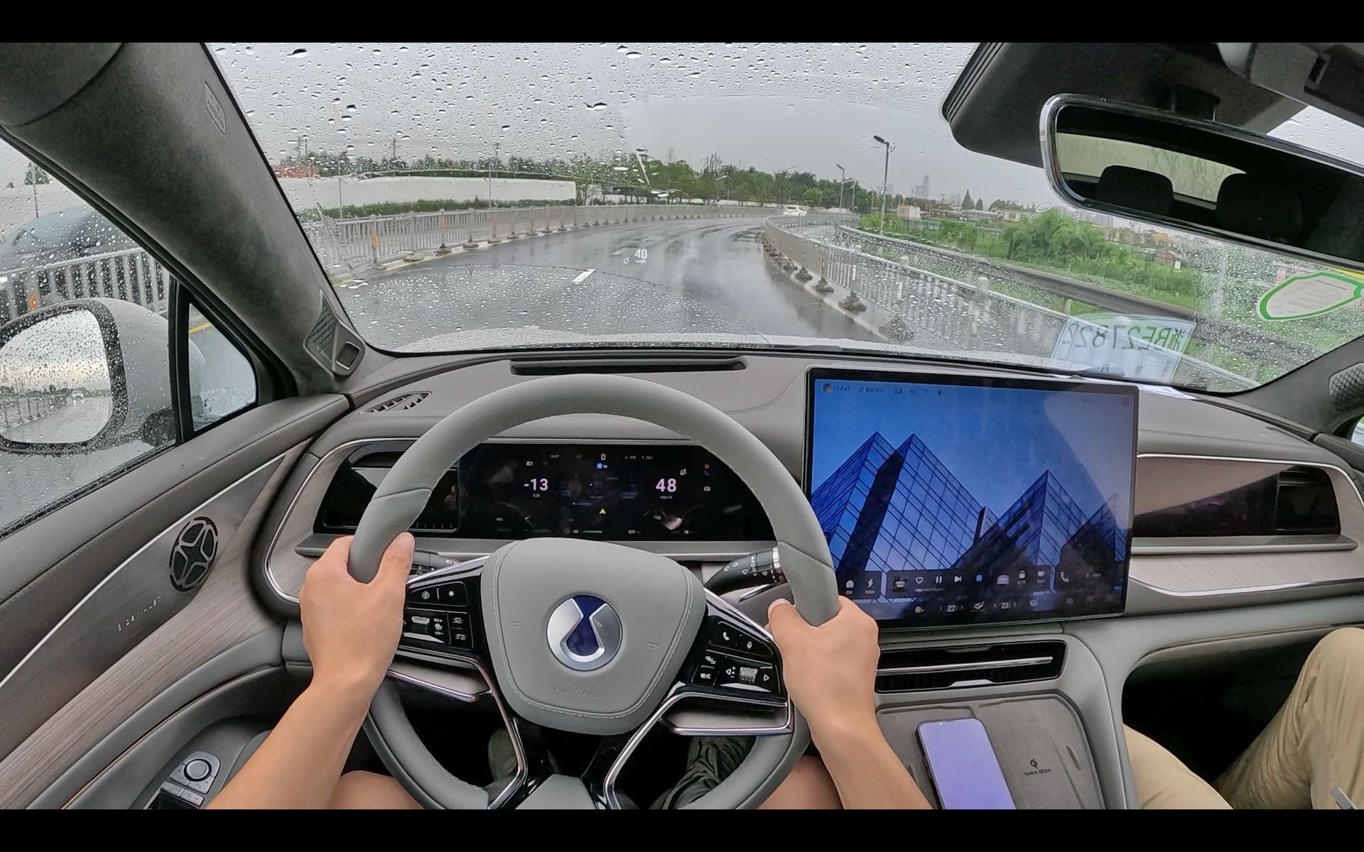 「POV试驾」腾势N7 - 极氪001最强大对手来了！！-POVDrive-POVDrive-哔哩哔哩视频