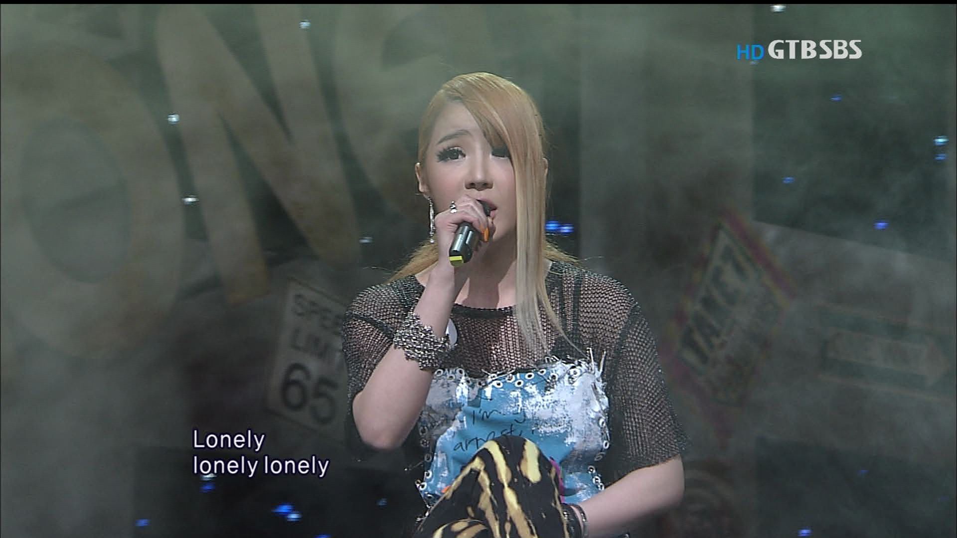 2NE1 - Lonely 现场+ 一位安可_哔哩哔哩_bilibili