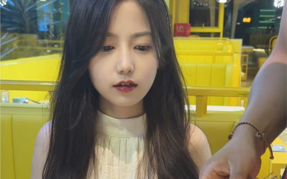 《女朋友真会“精打细算”》-安老大与小王八_-安老大与小王八_-哔哩哔哩视频