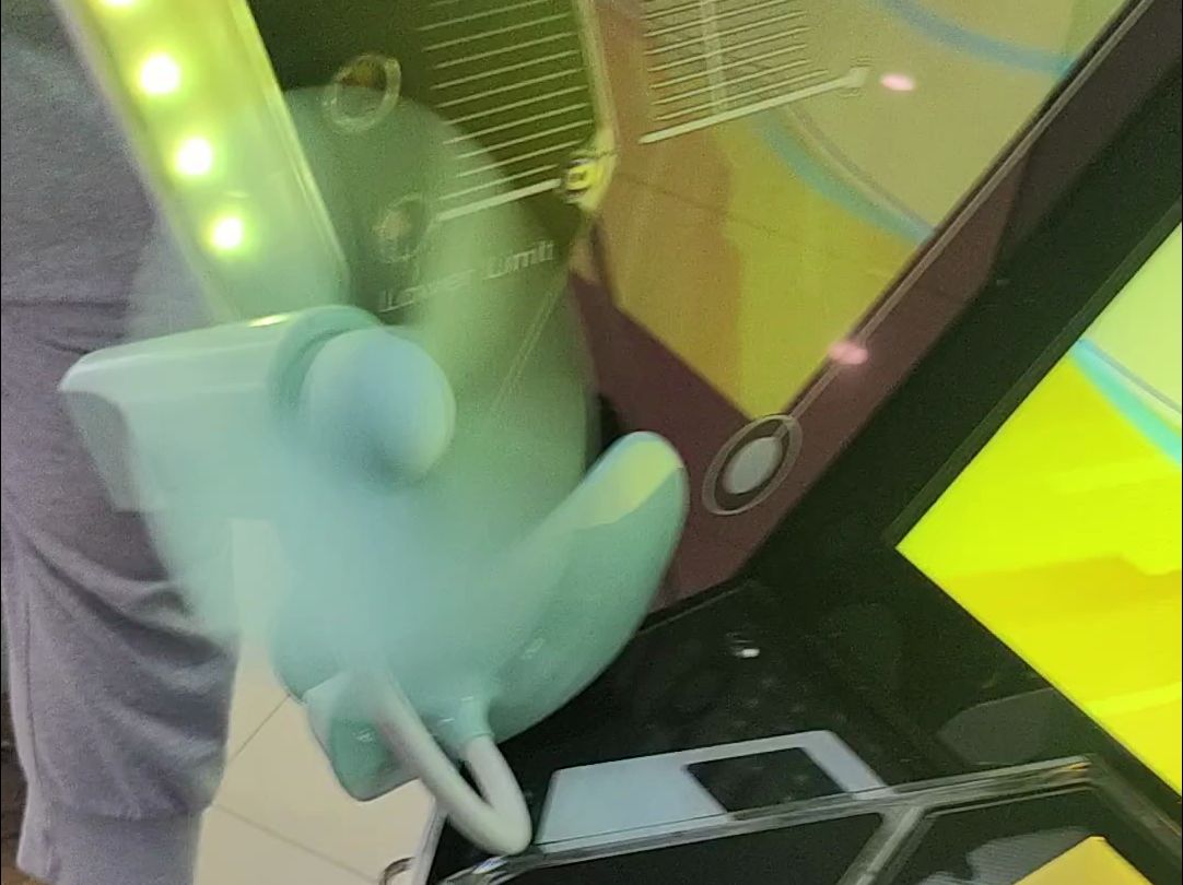 注意看, 眼前的这个男人不用抬手air全黄-GEEKiDoS-GEEKiDoS-哔哩哔哩视频