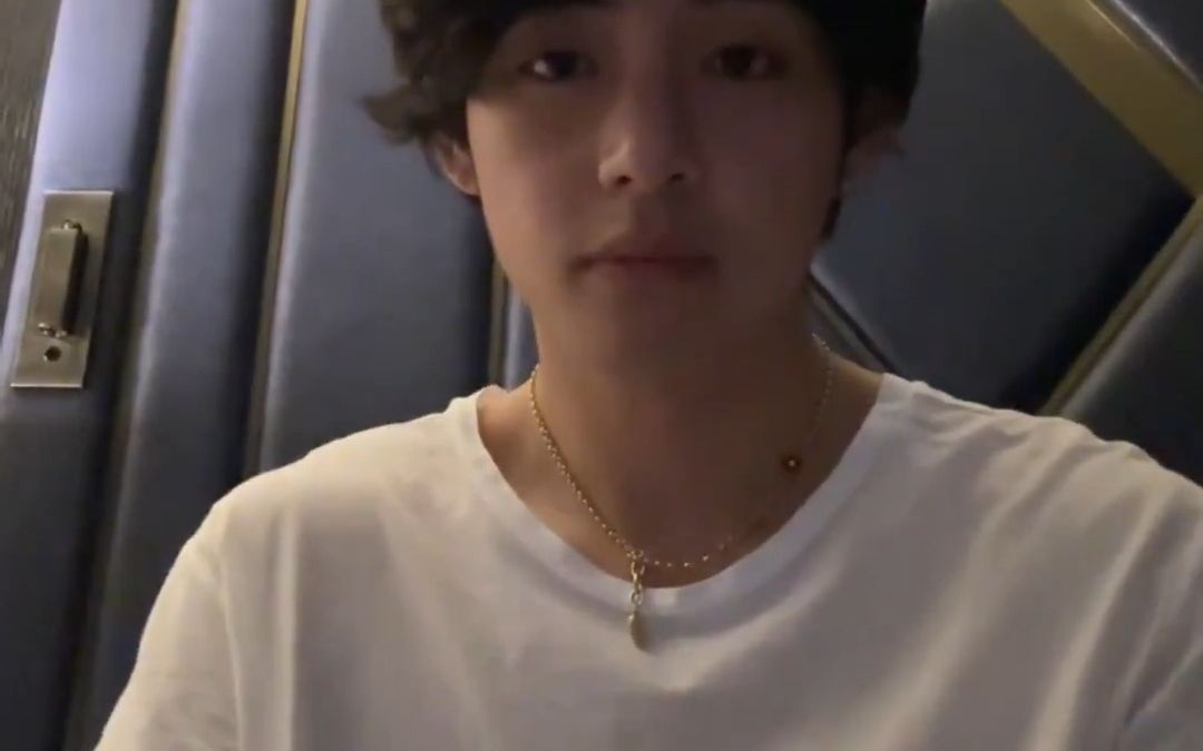 【WNS中字】230413 泰泰和碳尼又来啦~云撸狗第二弹~[纯享版]-WNS_WeNeedBTS-WNS_WeNeedBTS-哔哩哔哩视频