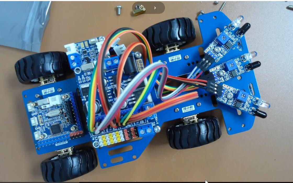 Stm32智能小车v3 Stm32入门教程 Stm32项目 Stm32循迹小车 避障 蓝牙遥控 课设 毕设 电赛 嵌入式学习 Pid控制算法