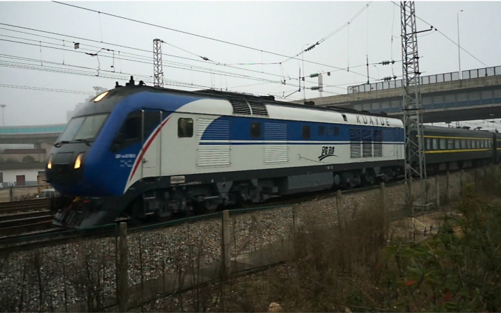 [拍火车][专车]DF11G+SY+WX+RZ25T+DF11G[57116次]广铁沙段_哔哩哔哩_bilibili