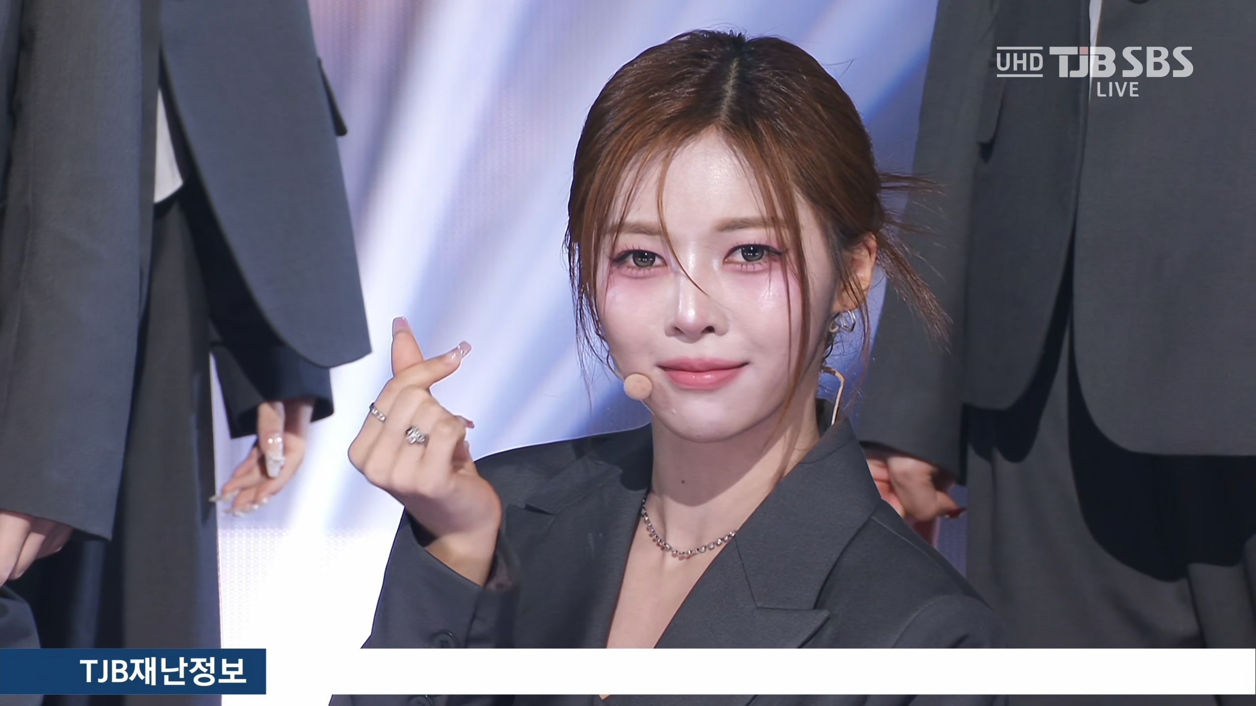 【4K舞台合集】tripleS - Are You Alive(更新至250601)-XIANVXIA-XIANVXIA-哔哩哔哩视频