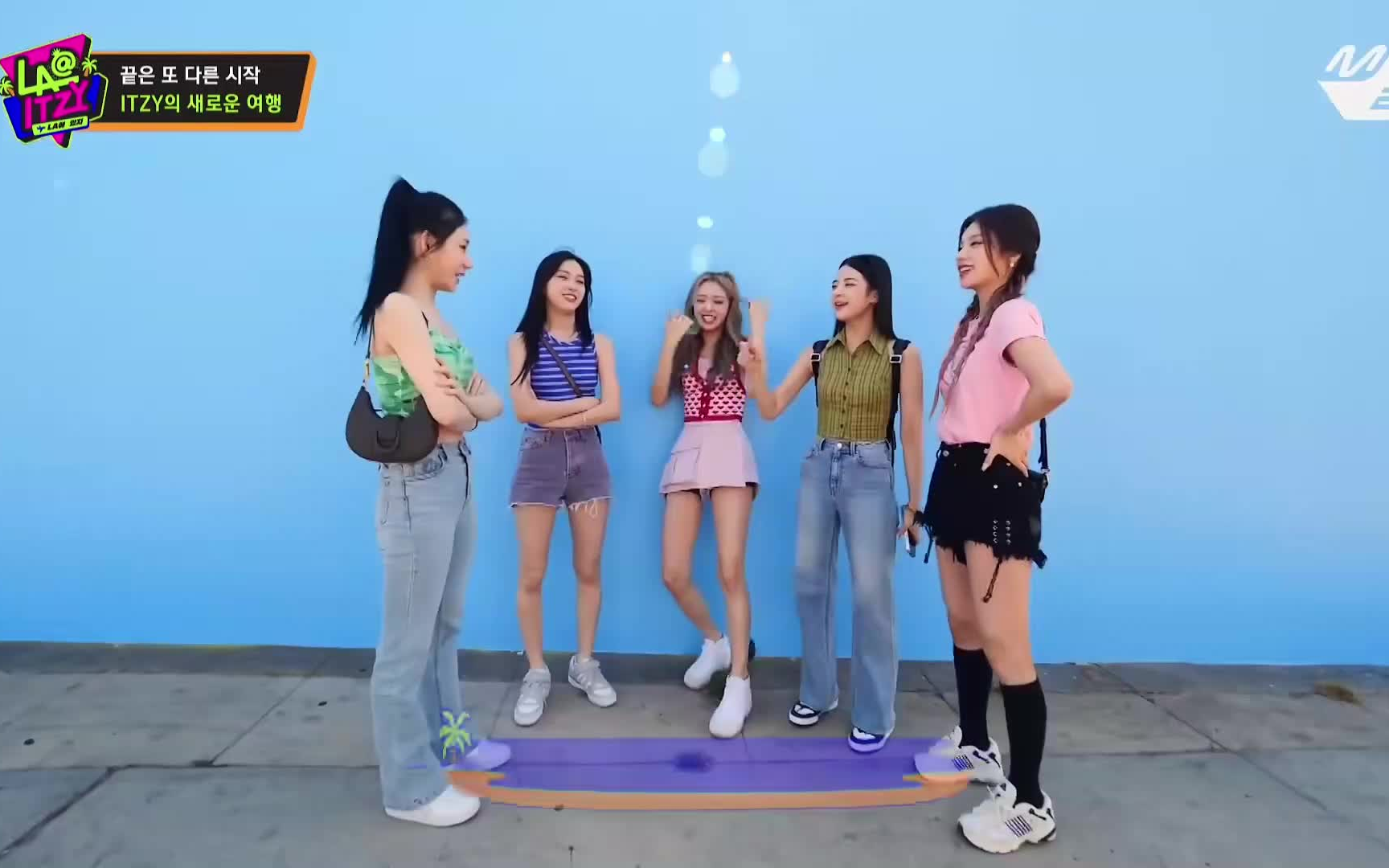 【中字】ITZY新团综《LA@ITZY》合集更新至EP1_哔哩哔哩_bilibili