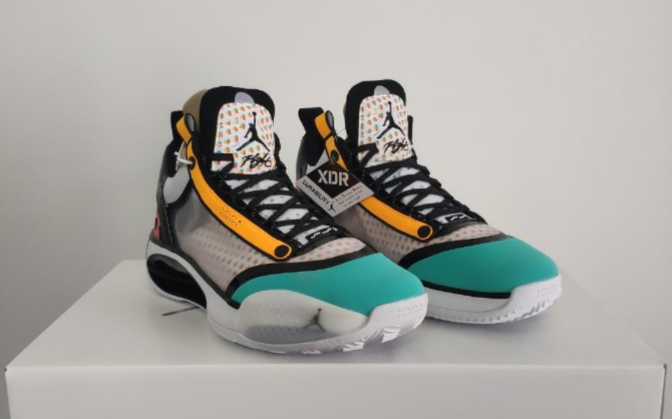 【开箱】aj34郭艾伦PE版，开箱实战火爆_哔哩哔哩_bilibili