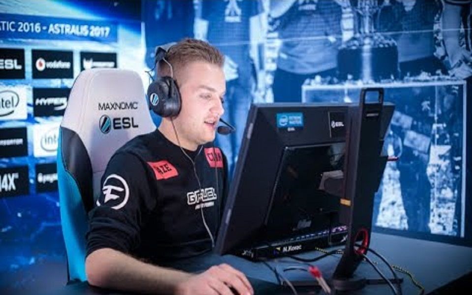 【CSGO】POV FaZe NiKo plays FACEIT vertigo @5 January 2020_哔哩哔哩_bilibili