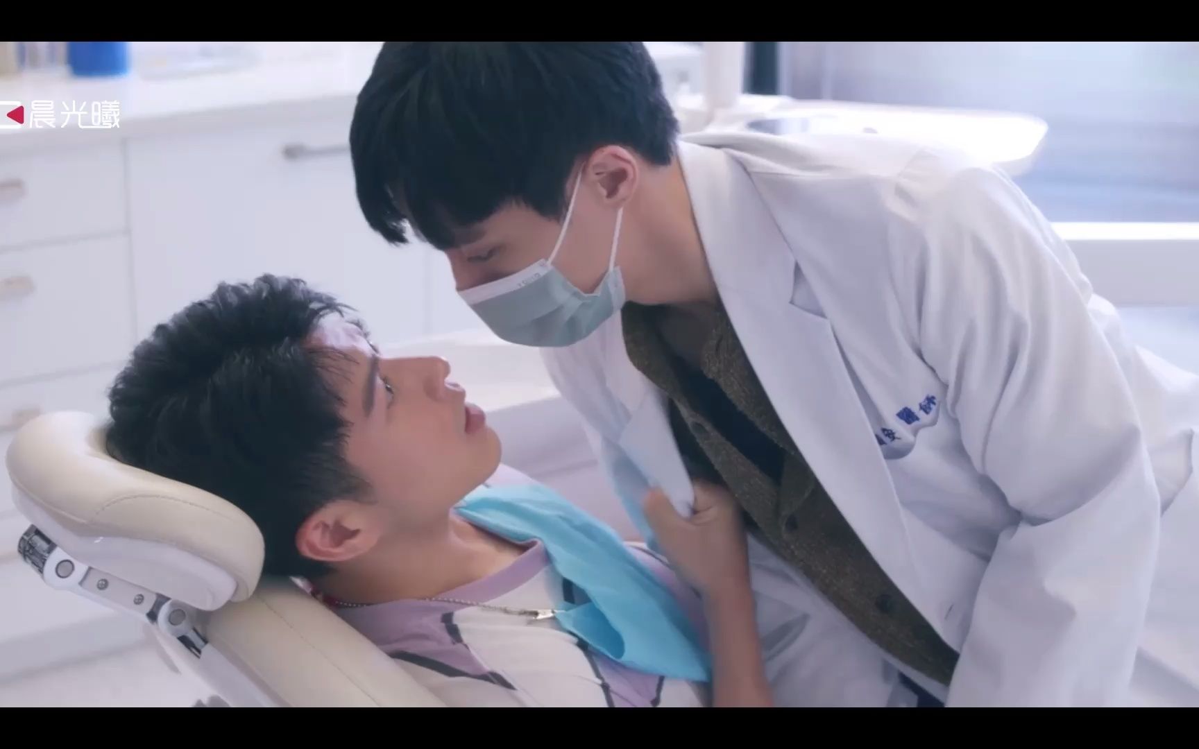 这样扑倒也可以 台剧「我的牙想你」第1集片段哔哩哔哩bilibili