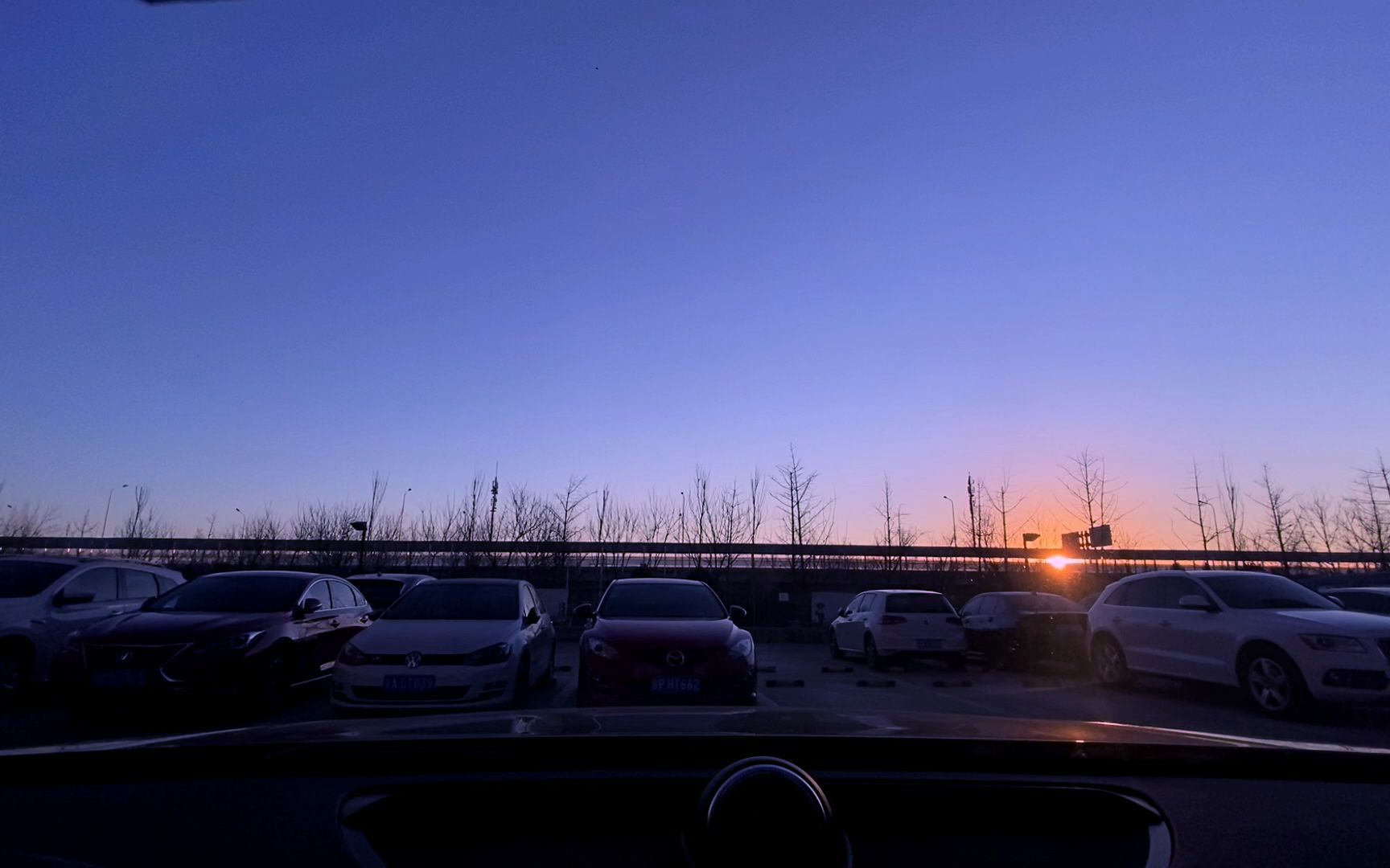 韩红《天亮了》沃尔沃-S90宝华B&W- 后座模式_哔哩哔哩_bilibili