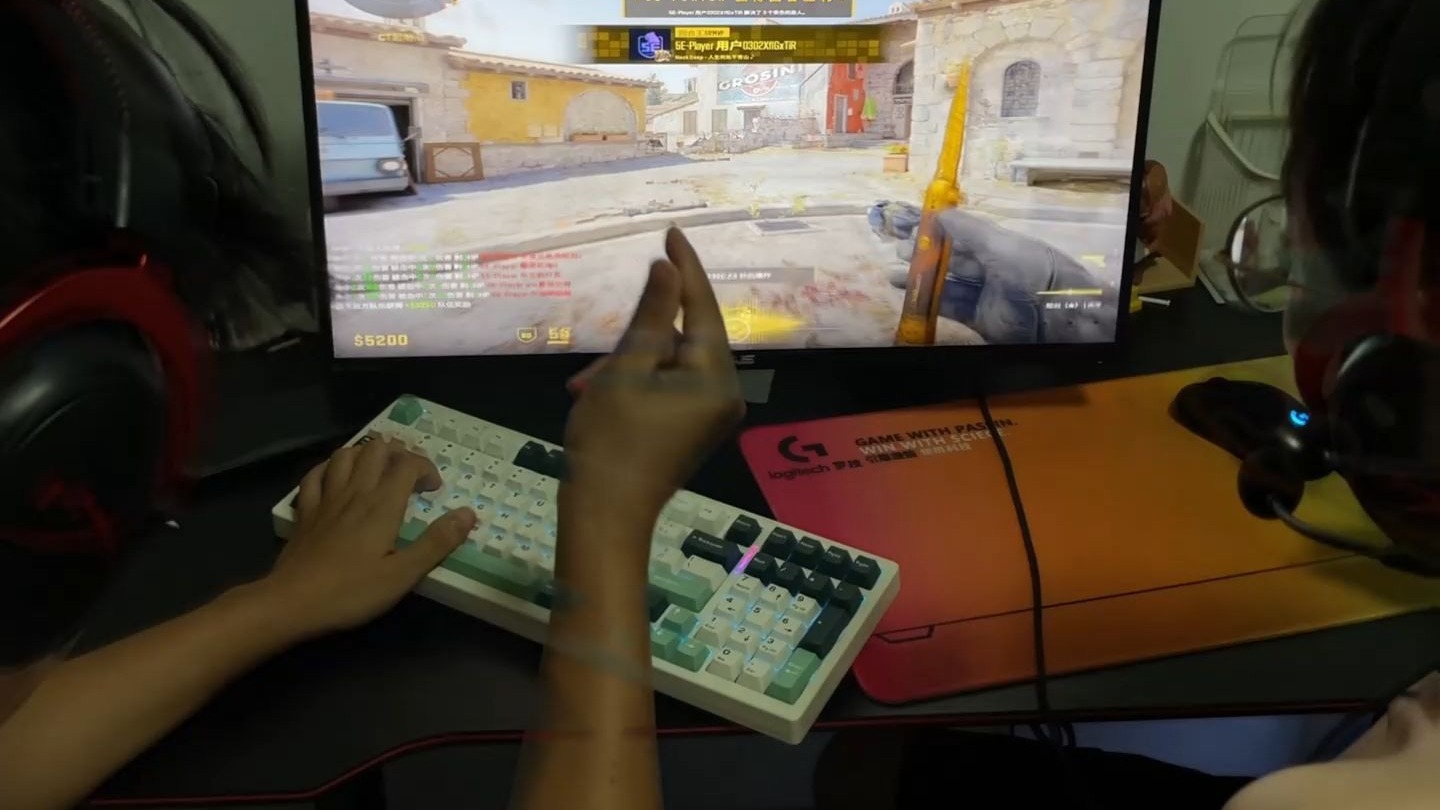 一个专注走位 一个专注瞄准 就可以达到这种效果了-CS2双子星-CS2双子星-哔哩哔哩视频