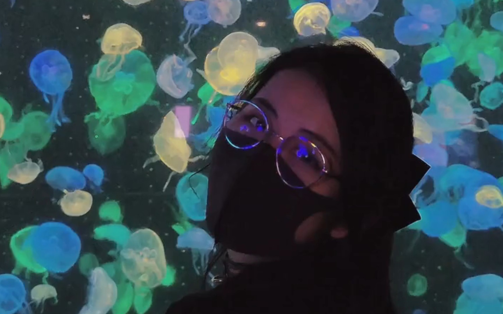 【奶咪^O^Naimi】——甜甜的手势舞！她甚至跳了两个版本，她真的，我哭死！！！