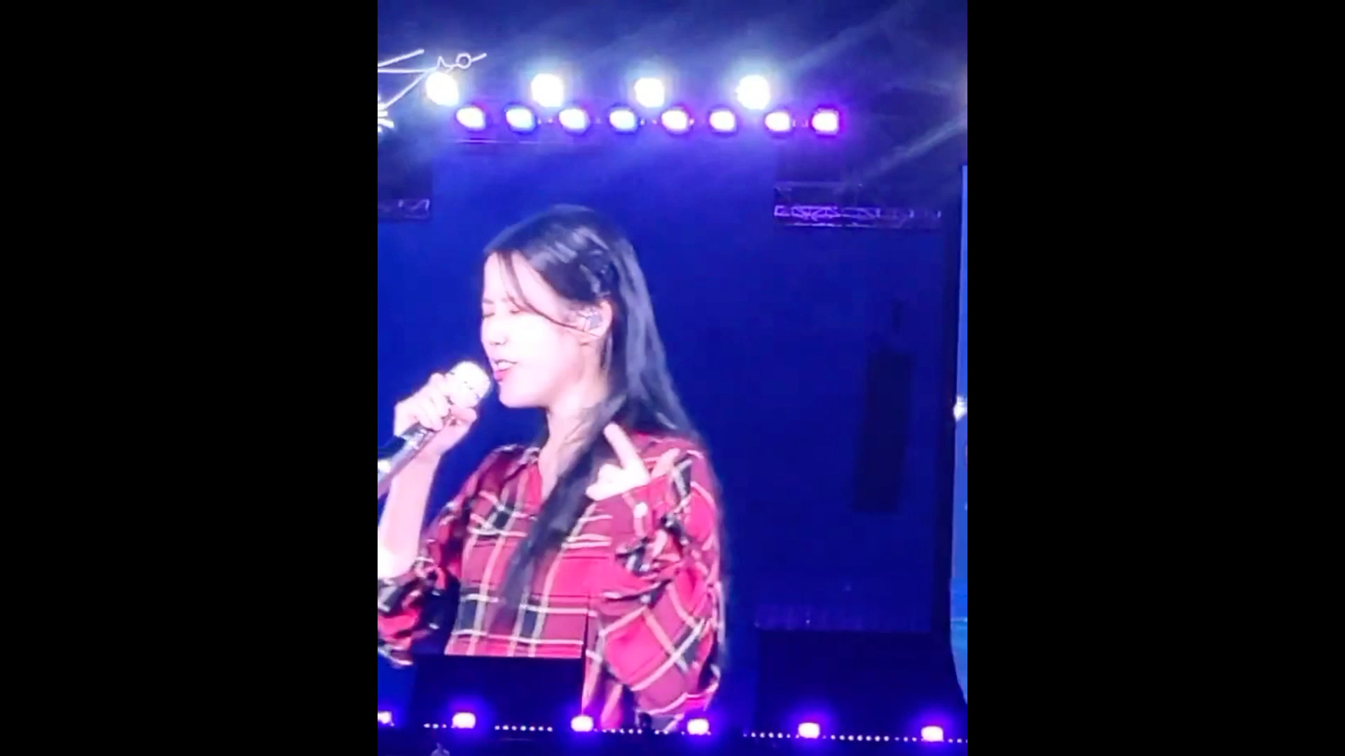 20220918【IU演唱会】进来看超大声的应援！首首都能大合唱！！！