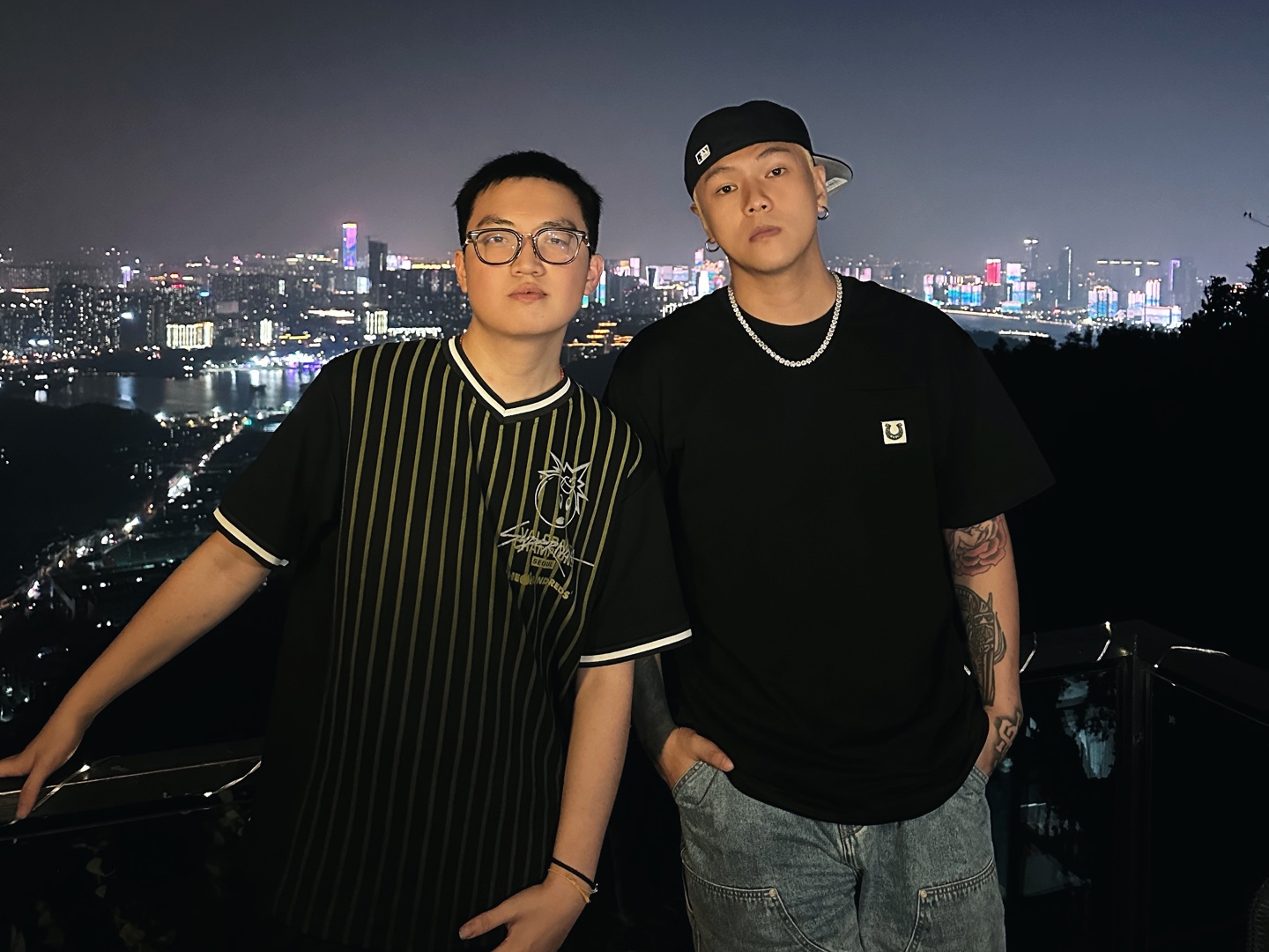 盛宇D-SHINE&Zmjjkk康康 登顶岳麓山-盛宇D-SHINE-盛宇D-SHINE-哔哩哔哩视频