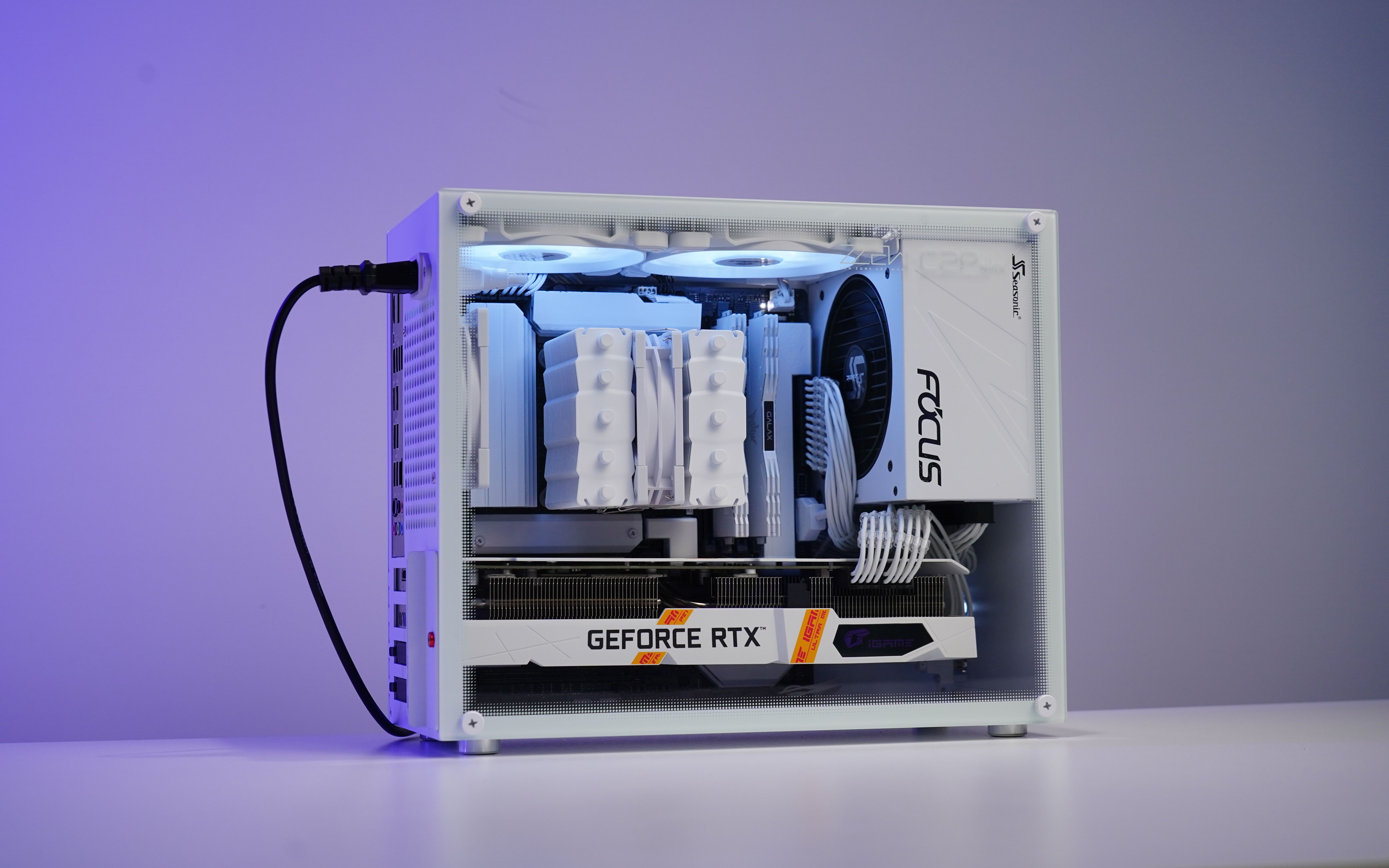 百元价位机箱都这么卷？纯白全铝紧凑型matx机箱-小喆C2P vs 傻瓜超人K88青春版-EIXA工作室-EIXA工作室-哔哩哔哩视频