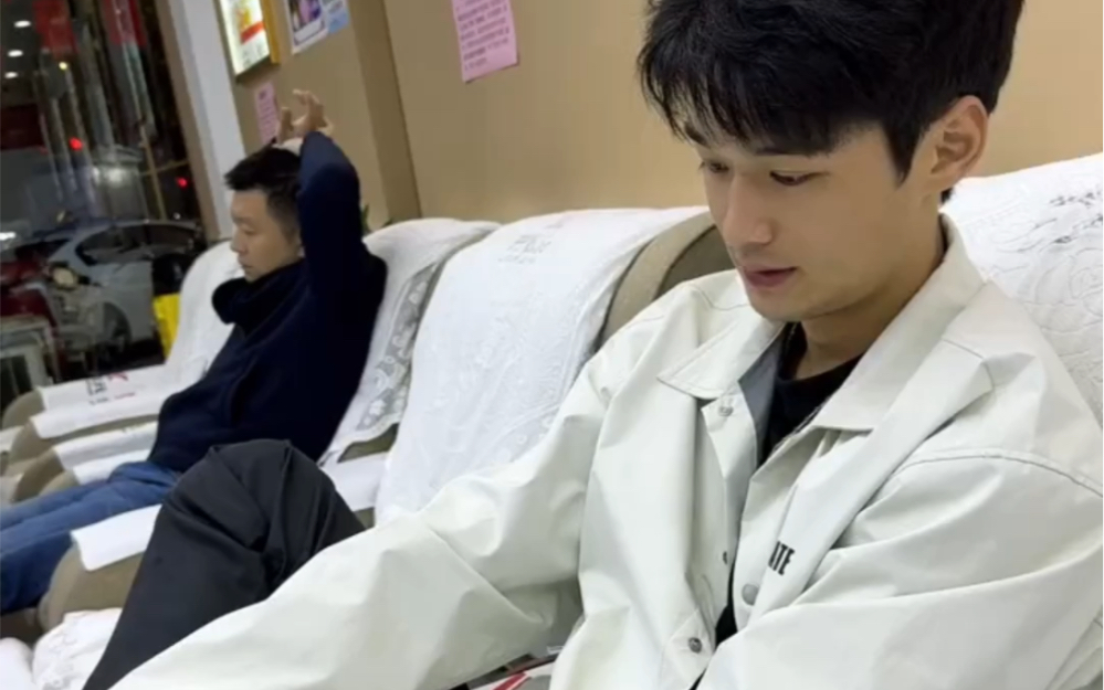 光 脚 帅 哥 视 频 合 集 38 男孩周庄周 男孩周庄周 哔哩哔哩视频 