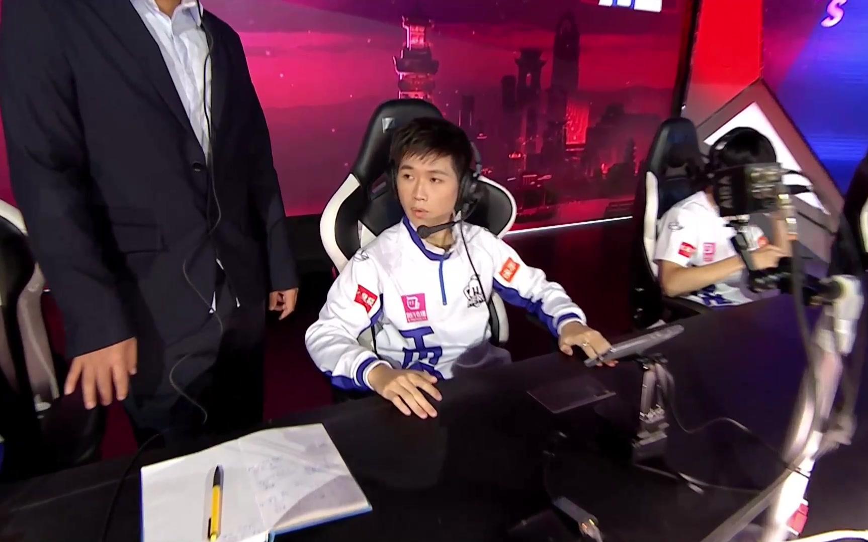 20180926KPL秋季赛_W3D1 Hero久竞 vs XQ_哔哩哔哩_bilibili