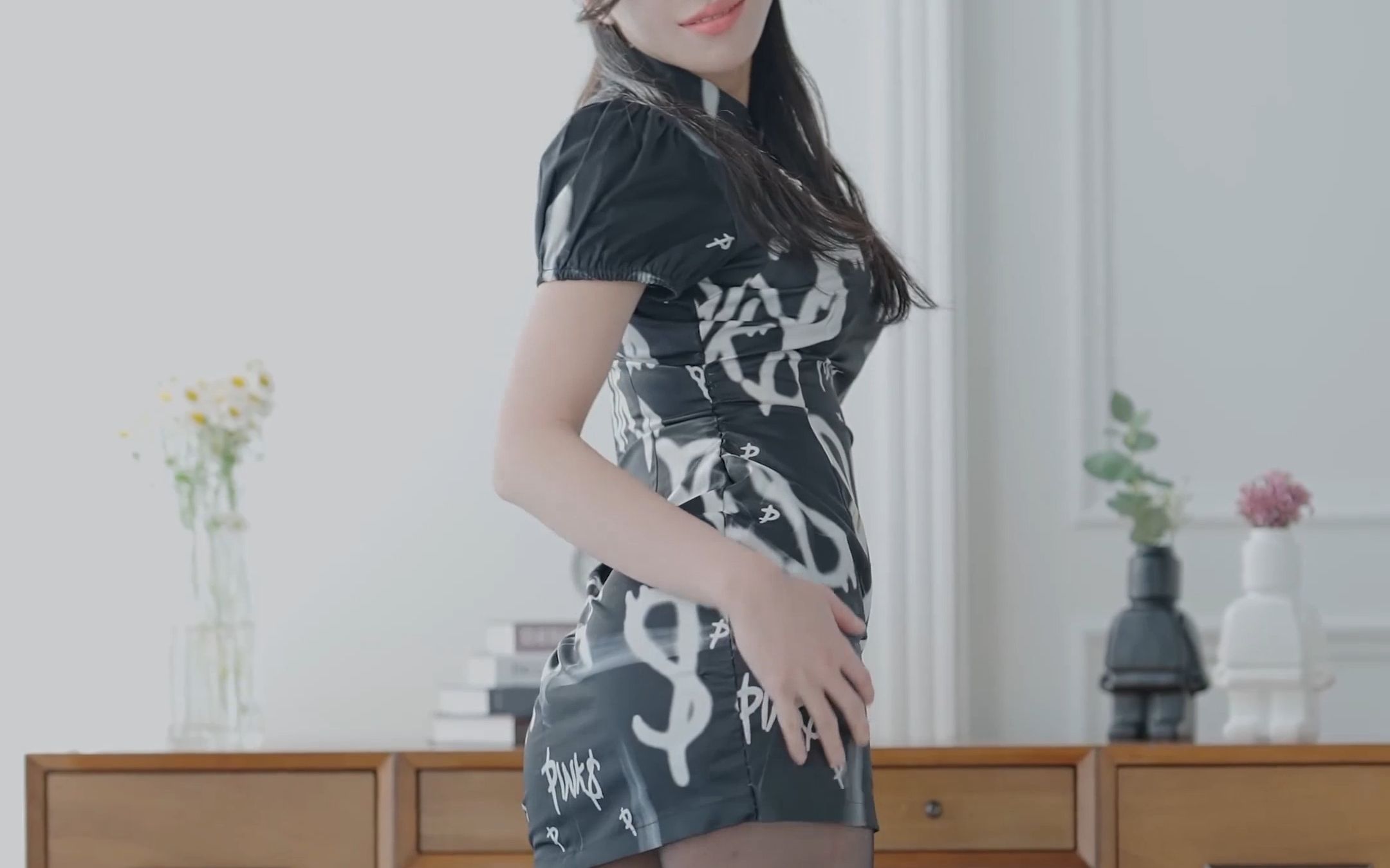 ChoiApple小姐姐的小吊带&包臀黑袜穿搭-甜甜不辣La-甜甜不辣La-哔哩哔哩视频