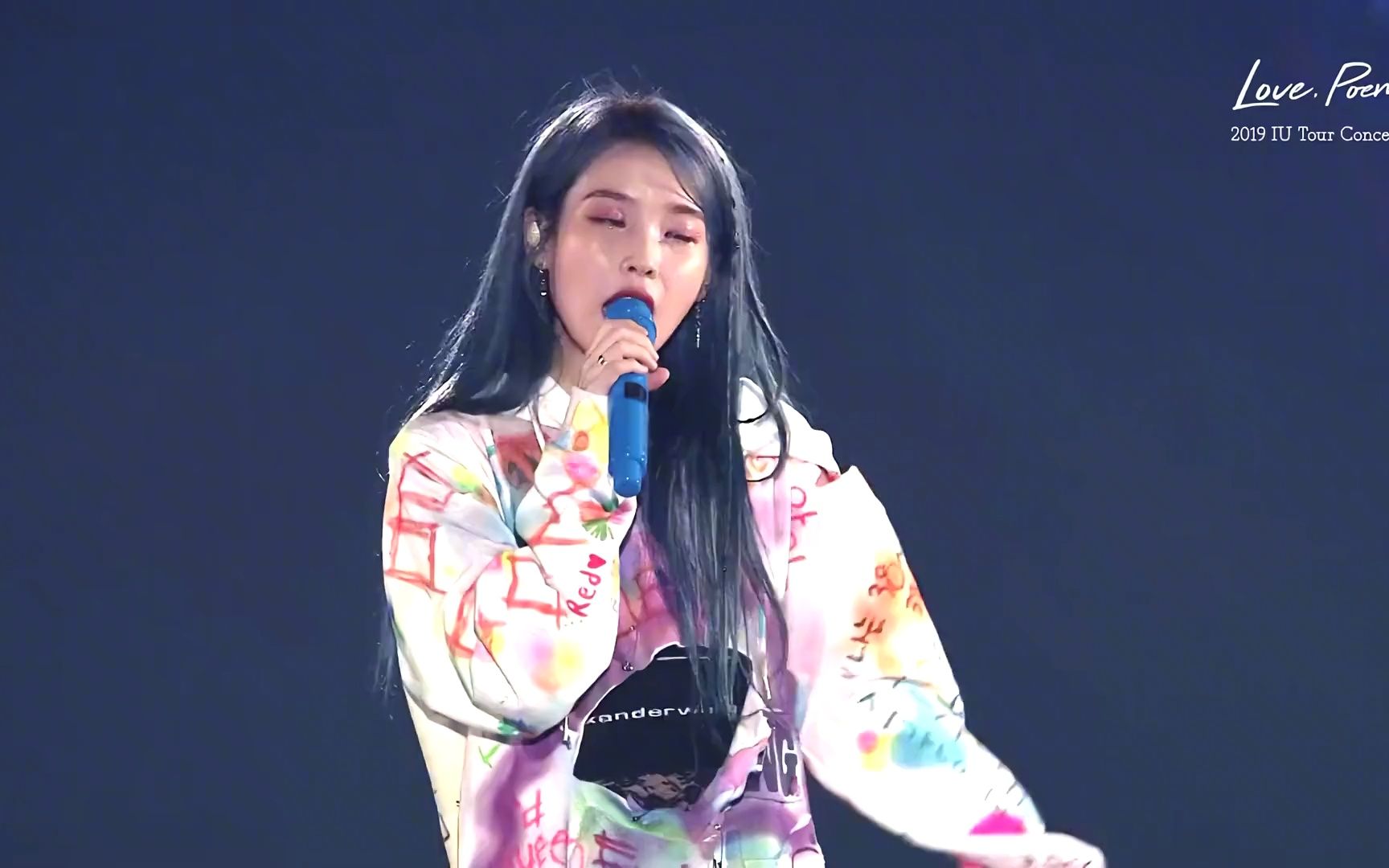 IU-Blueming 演唱会 音乐现场 嗨翻全场_哔哩哔哩_bilibili