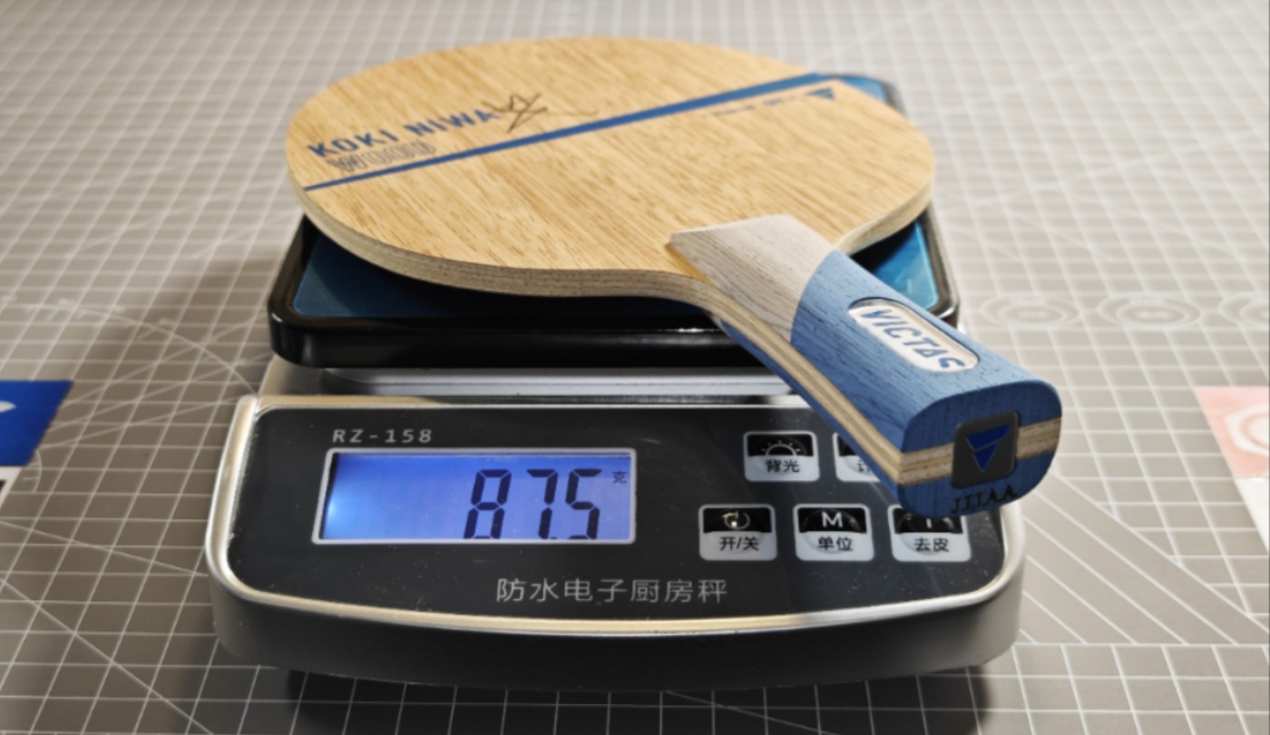 底板：VICTAS•丹羽孝希纯木，正手：VICTAS V22 MAX，反手：VICTAS V15E MAX，来源：粉丝投稿-bilibili(B站)无水印视频解析——6li6在线工具箱