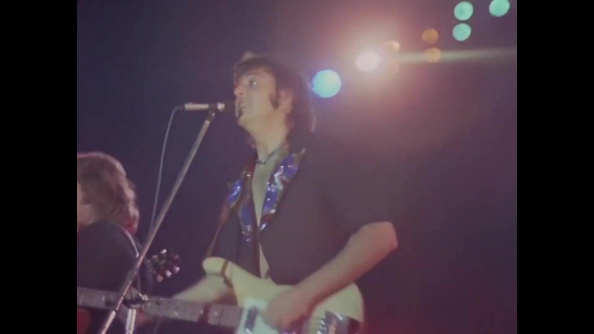 Paul McCartney & Wings - Mrs Vandebilt (1973)