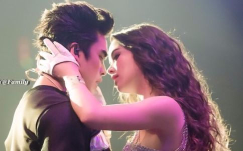 【Nadech Yaya】Give Me Five Rate A演唱会相关视频【2014年】_哔哩哔哩_bilibili