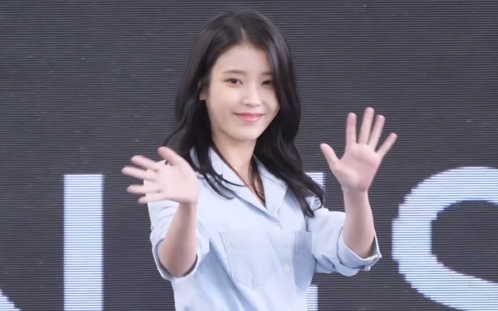 【4K】李知恩Lee Ji-eun (IU) 'Broker' Open Talk 4K Fancam @釜山国际电影节｜221008_哔哩哔哩_bilibili
