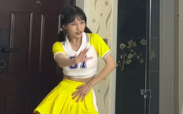 作为一名ikun 你有什么理由不努力？ 恬欣欣的成长日记 恬欣欣的成长日记 哔哩哔哩视频 