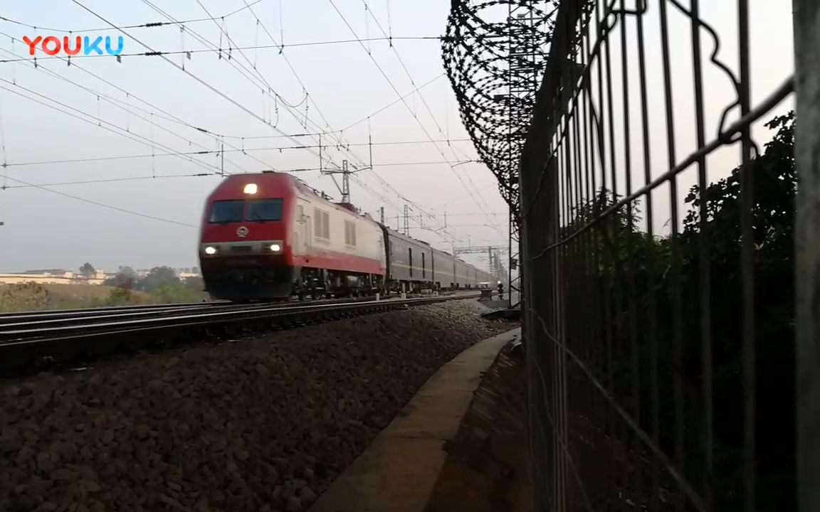 SS9G+Z202(三亚-北京西)过长沙捞刀河站[存货]_哔哩哔哩_bilibili