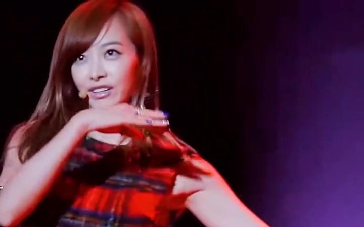 《Hot Summer》 130814 饭拍 logo 宋茜 FX 直拍_哔哩哔哩_bilibili