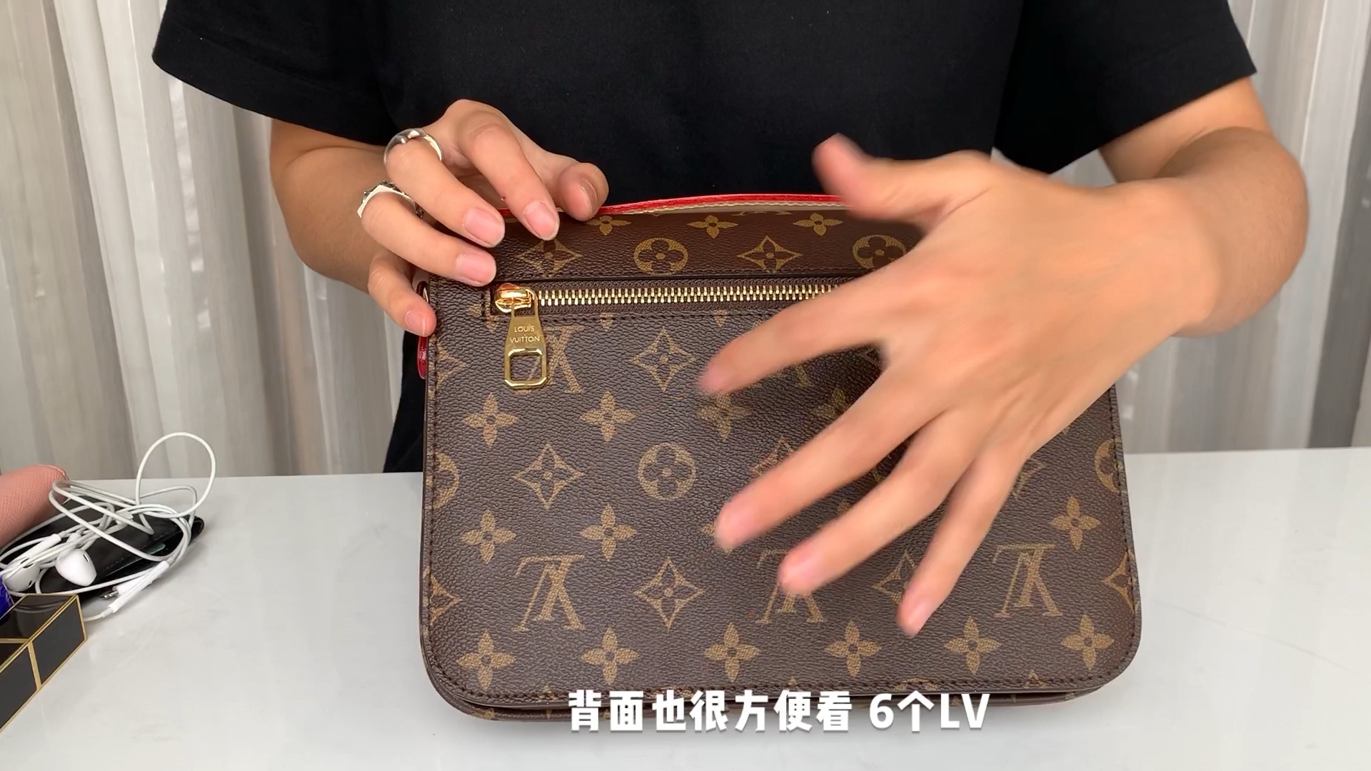 LV经典邮差包来围观下_哔哩哔哩_bilibili