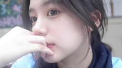 “我于窗中窥伤鹤，恰如仰头见春台”-甜妹图鉴-甜妹图鉴-哔哩哔哩视频