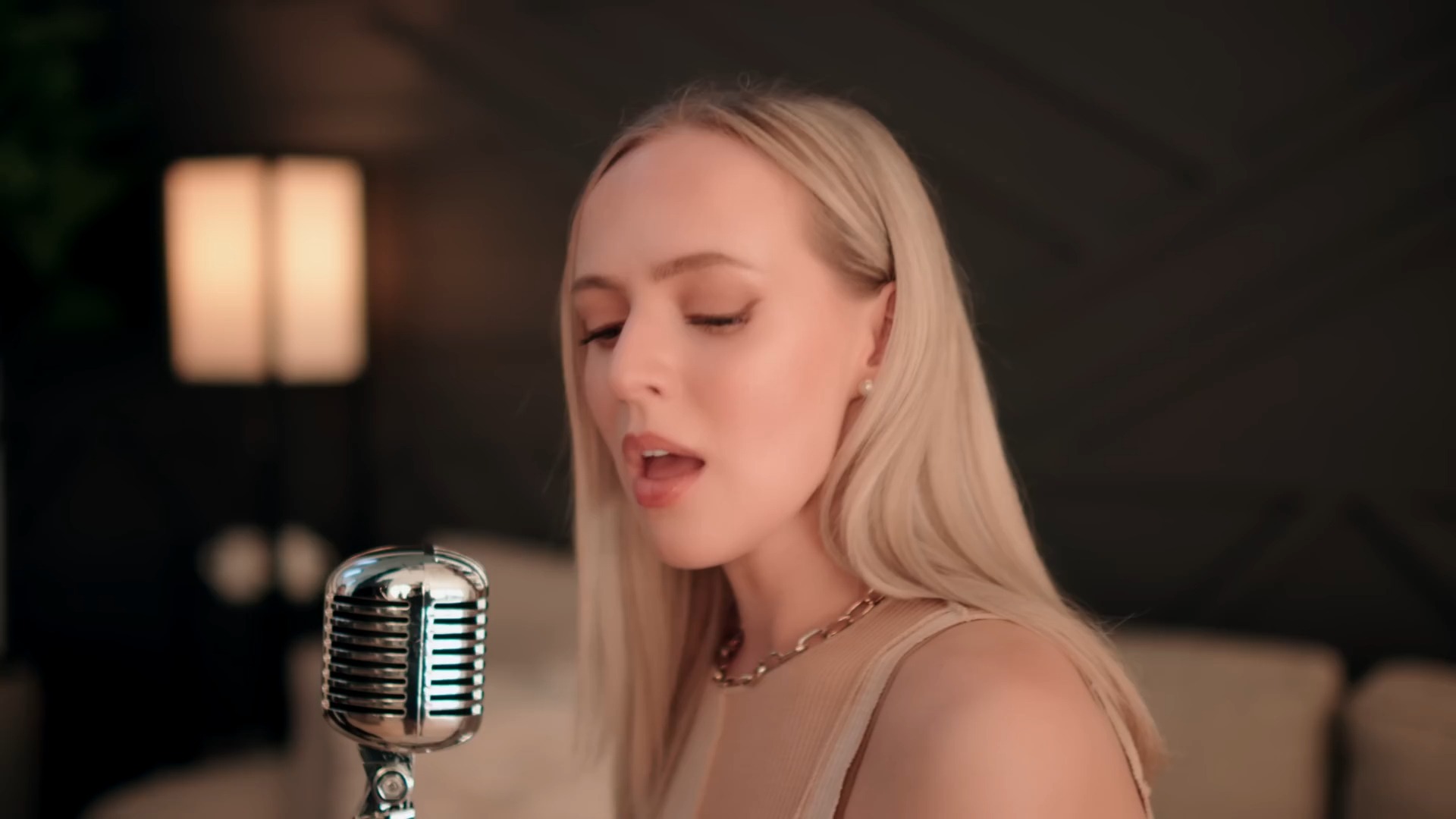【官方MV】 Madilyn Bailey & Jonah Baker - Demons-Madilyn_Official-Madilyn_Official-哔哩哔哩视频